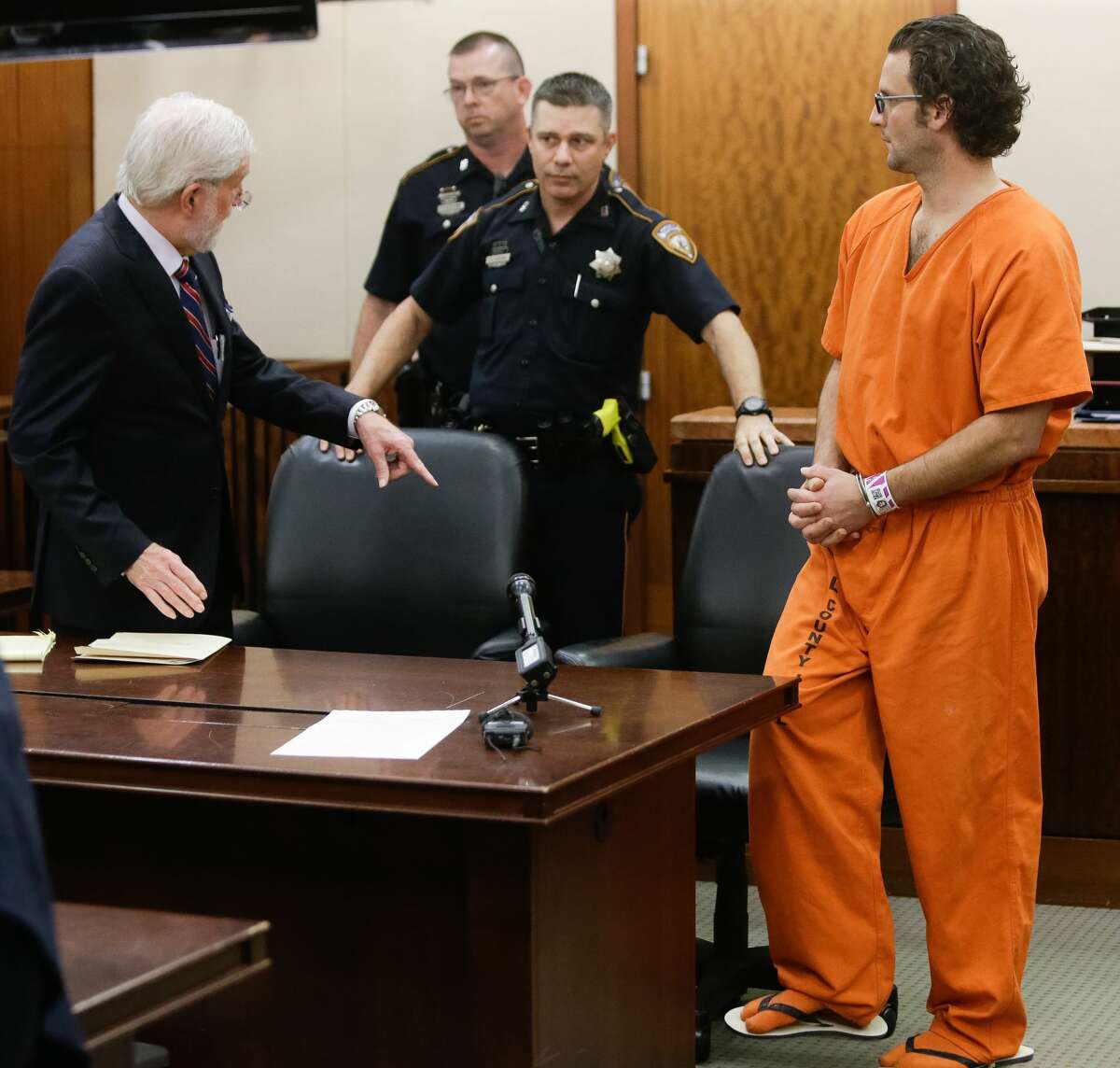 Well-known attorney withdraws from murder-for-hire case