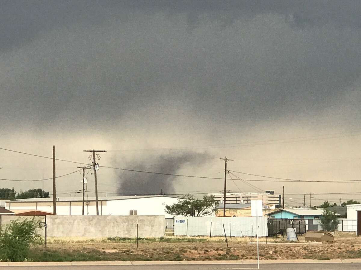 Video captures terrifying gustnado ripping through California Central ...