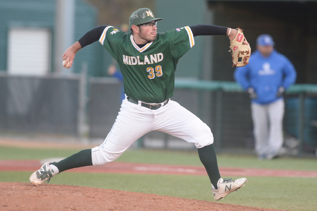 JC BASEBALL: Chaps use five-run sixth to race past No. 2 OC