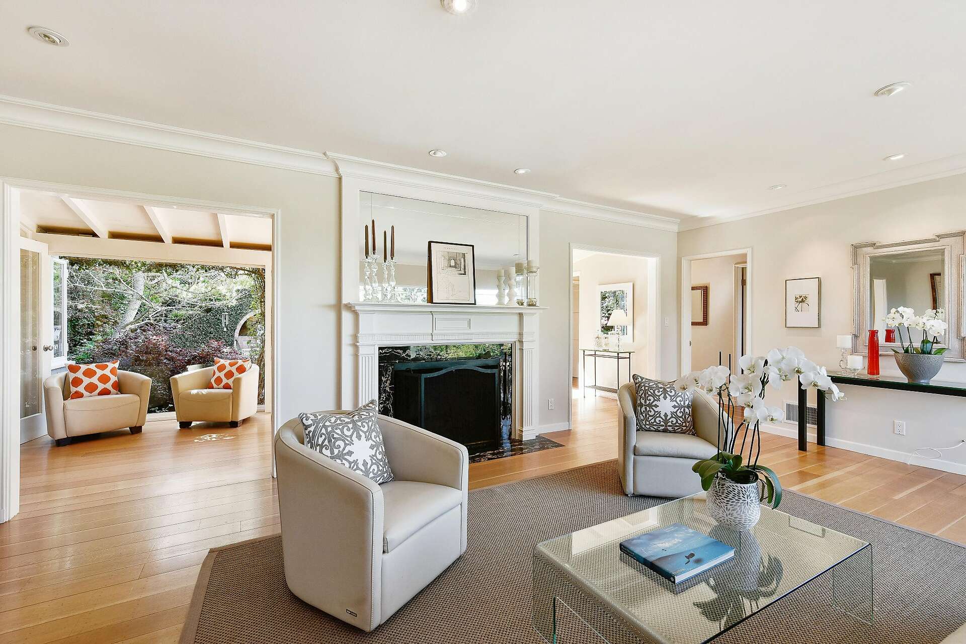 Elegant Oakland 4-bedroom with bay views