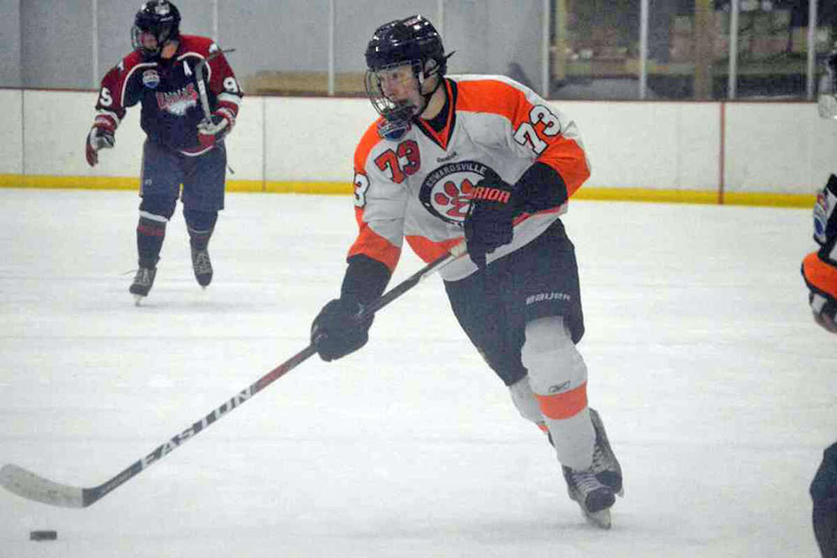 ICE HOCKEY: Edwardsville rocks in Cleveland debut