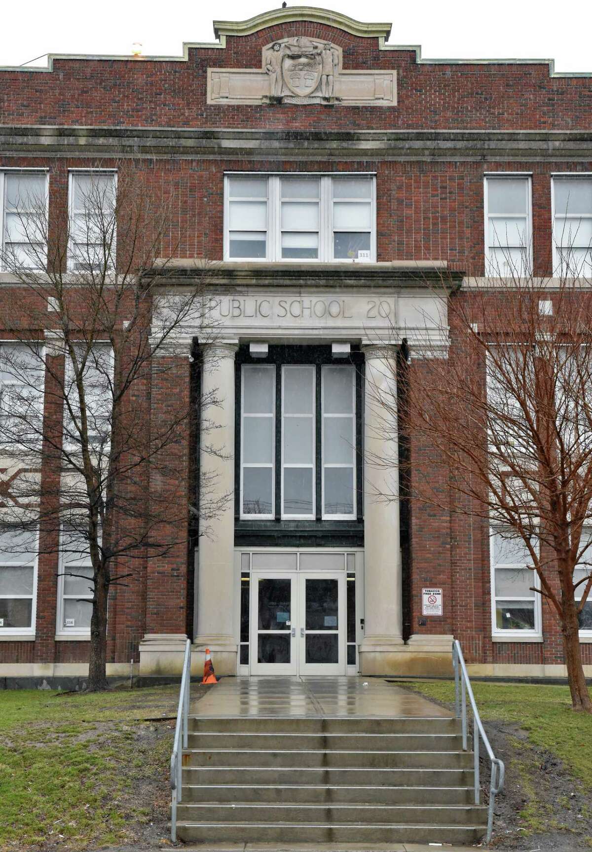 Albany school district weighs three, maybe four middle schools