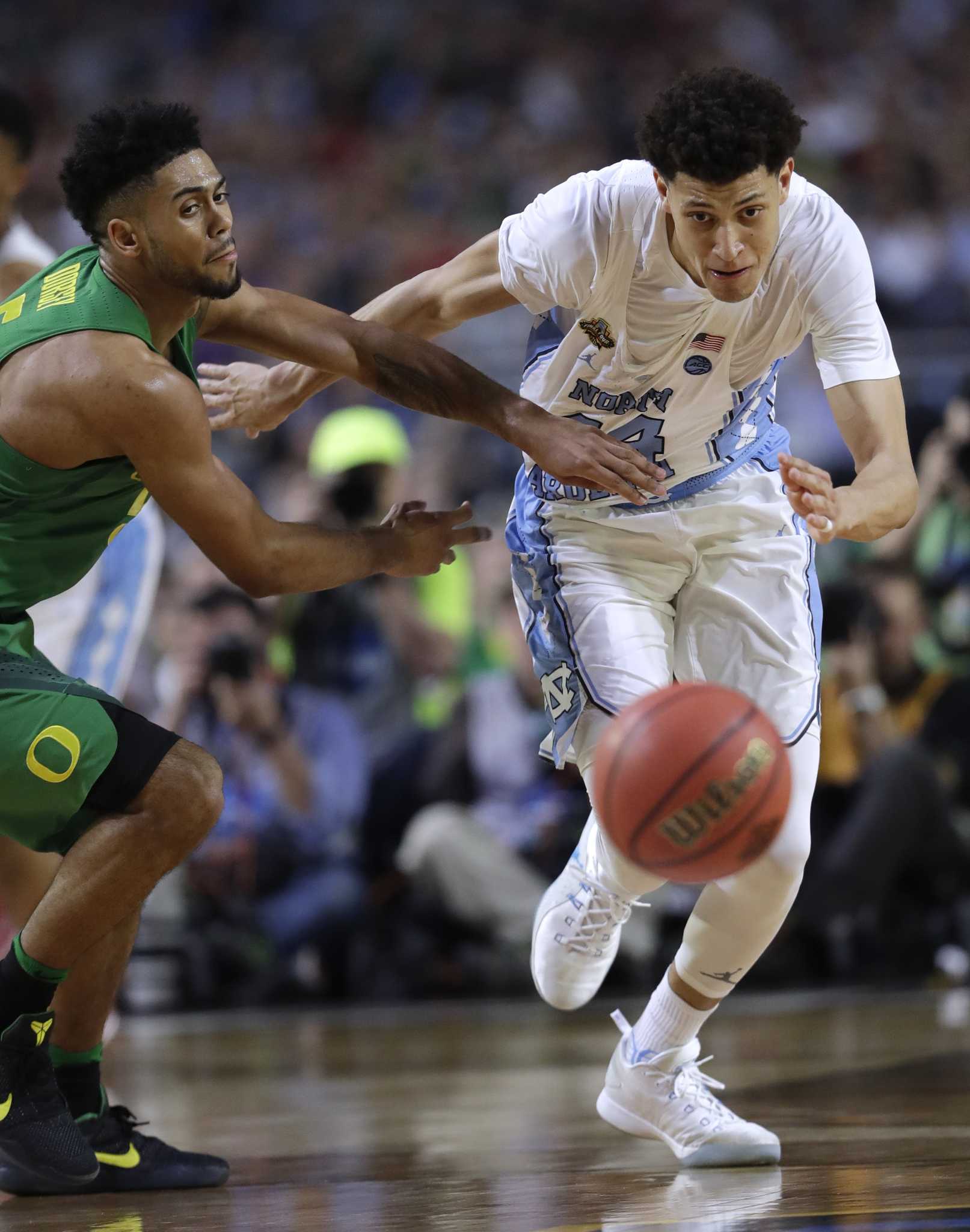 Rebound by Meeks saves the Tar Heels