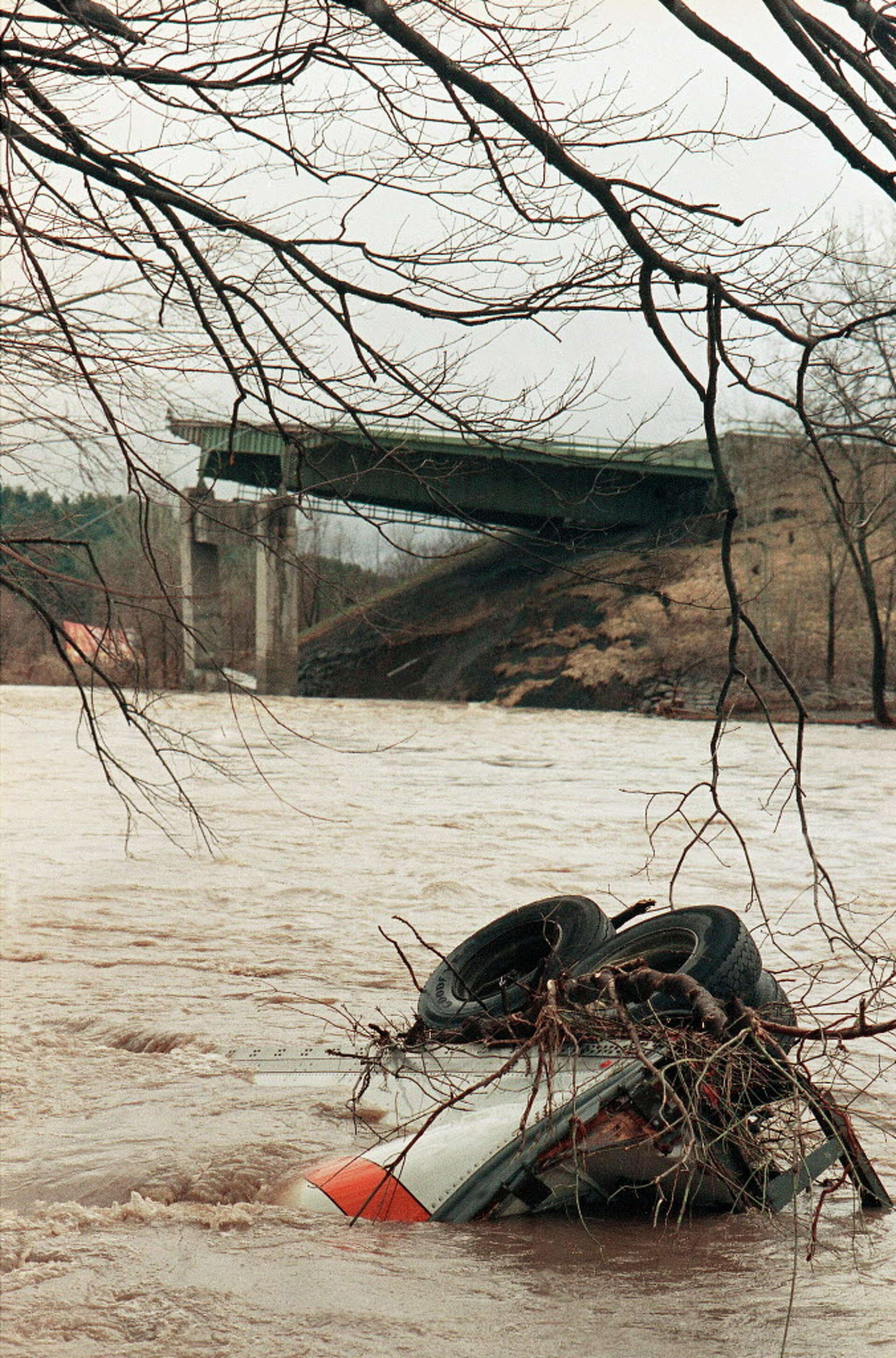 37 years ago: Schoharie bridge collapse kills 10