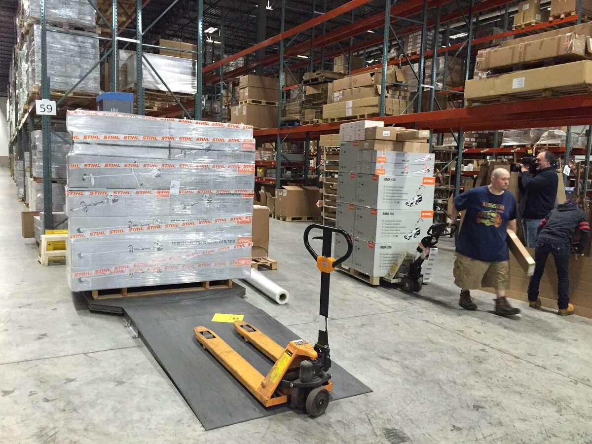 Oxford welcomes power tool distribution center