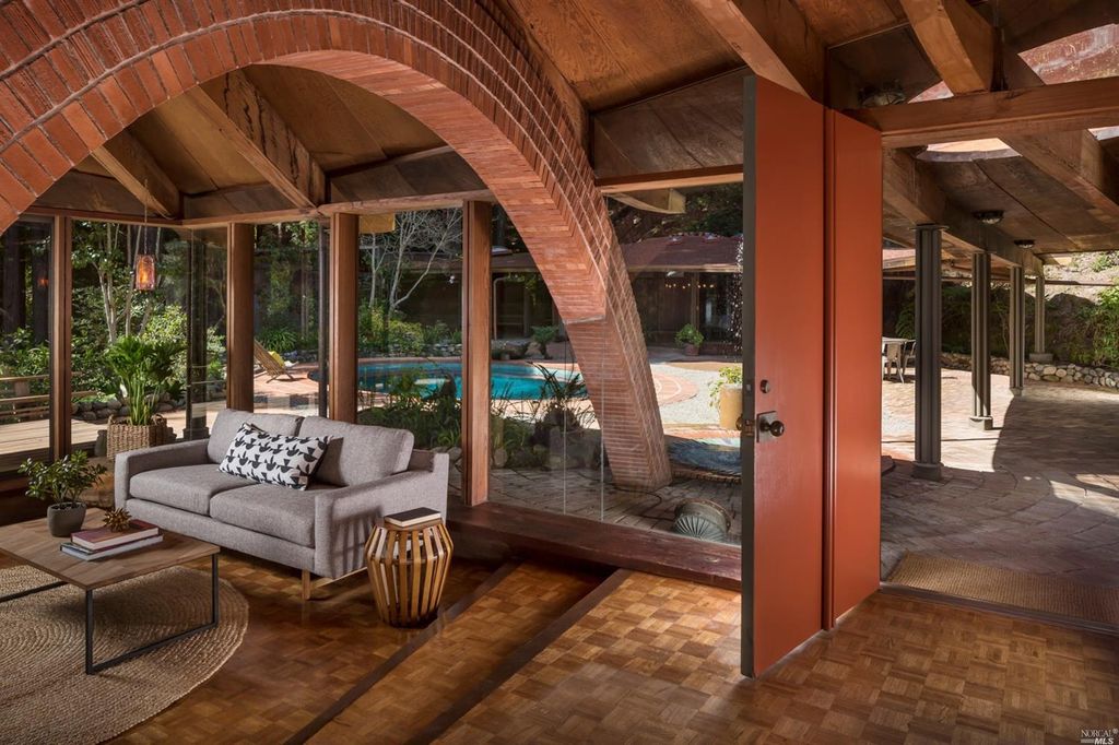 Daniel Liebermann masterpiece in Mill Valley is a redwood and glass wonder