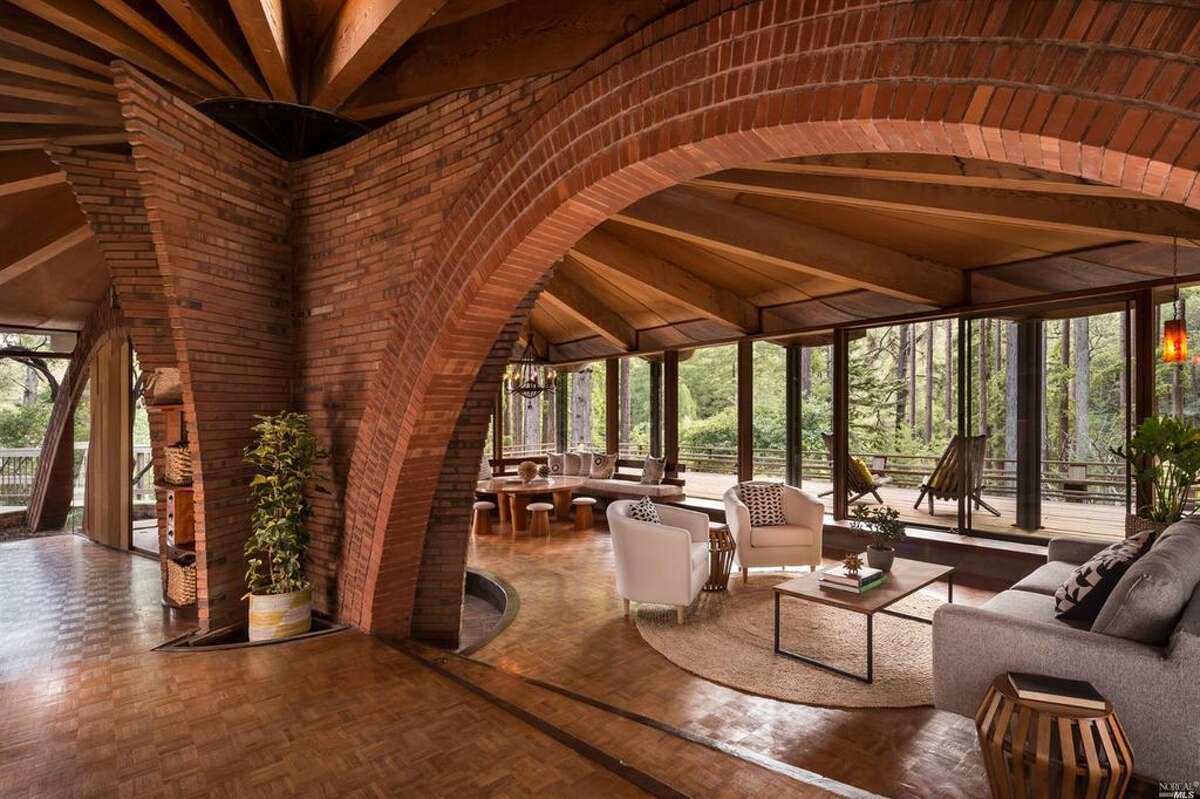 Daniel Liebermann masterpiece in Mill Valley is a redwood and glass wonder