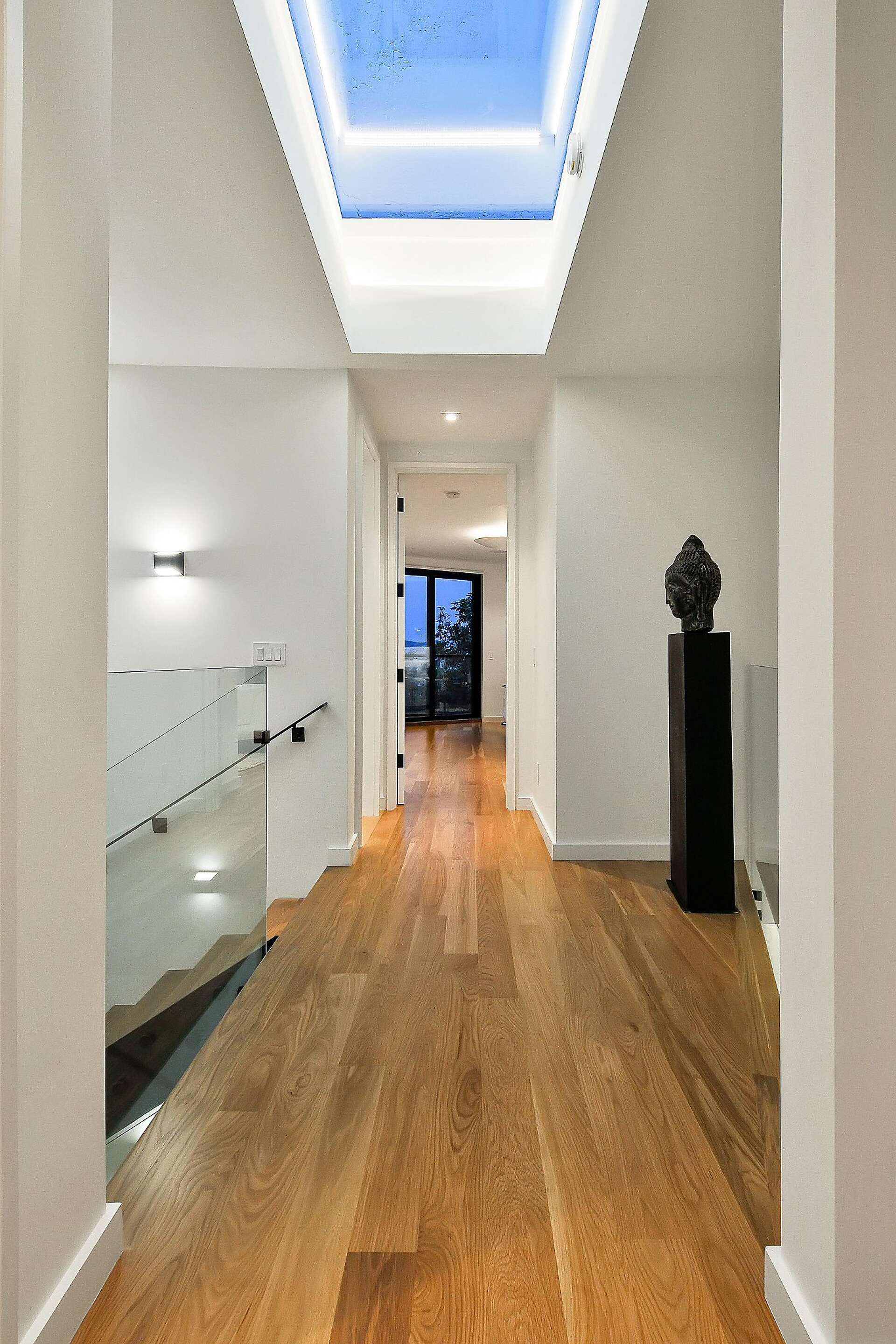 Walk-through: Trilevel in SF’s Glen Park linked to street by bridge