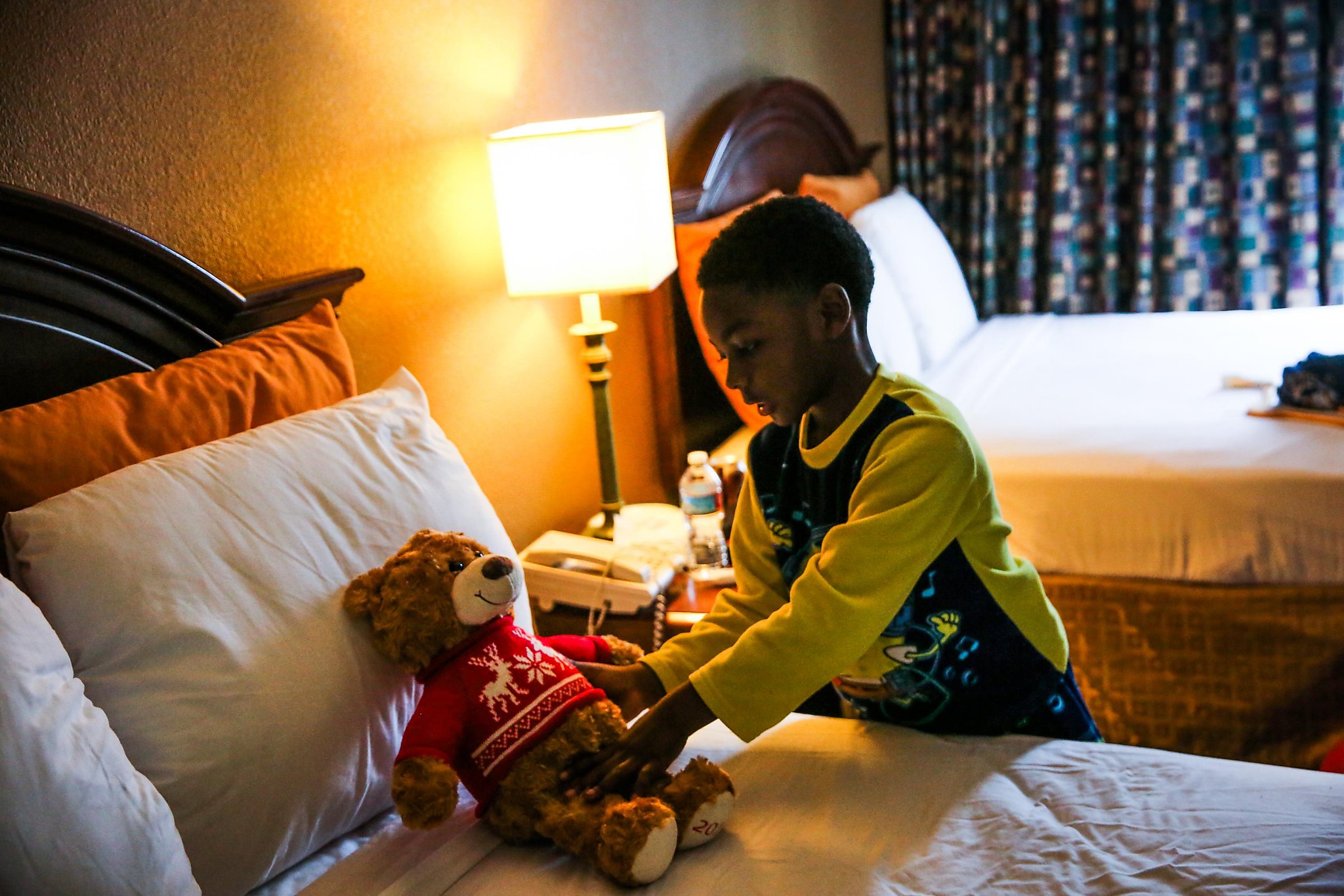 Some displaced by Oakland blaze move from shelter to hotels