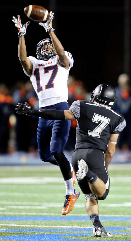 Brandeis-ex WR Peyton Hall earns plaudits from Wilson - San Antonio ...