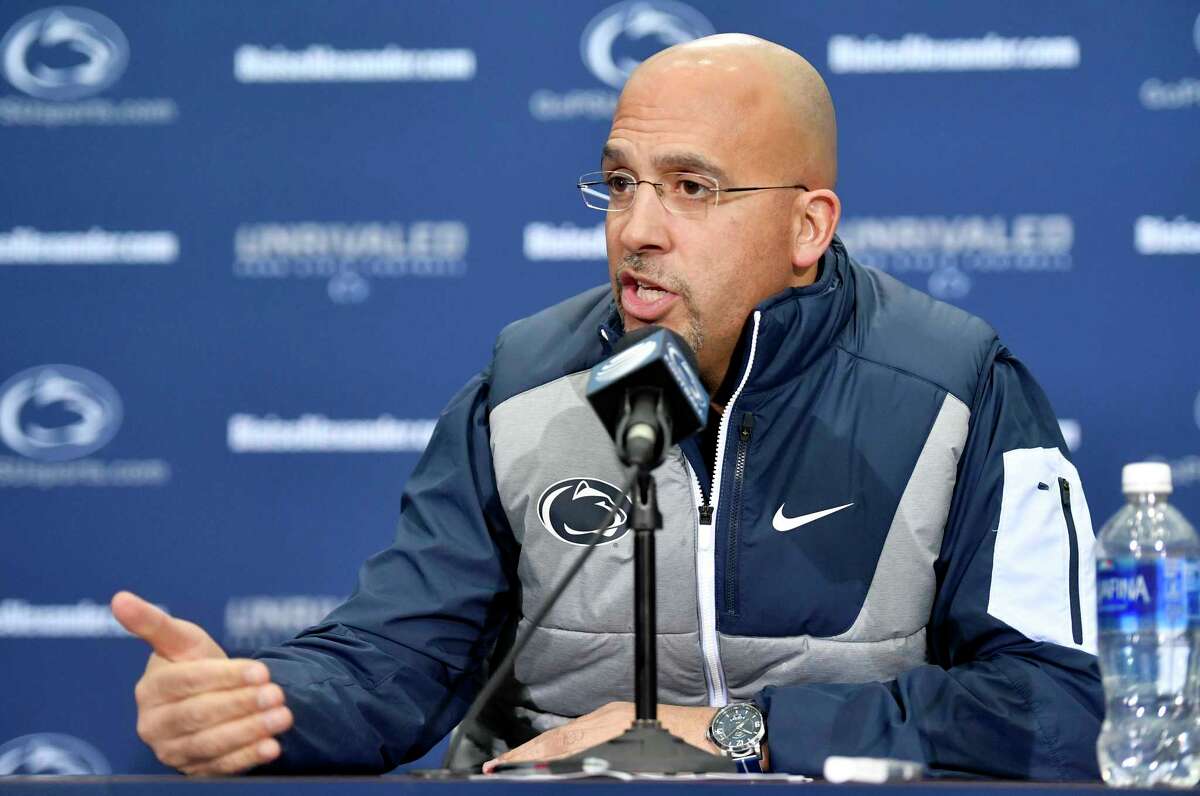 Penn State football coach surprises several of his players in classroom