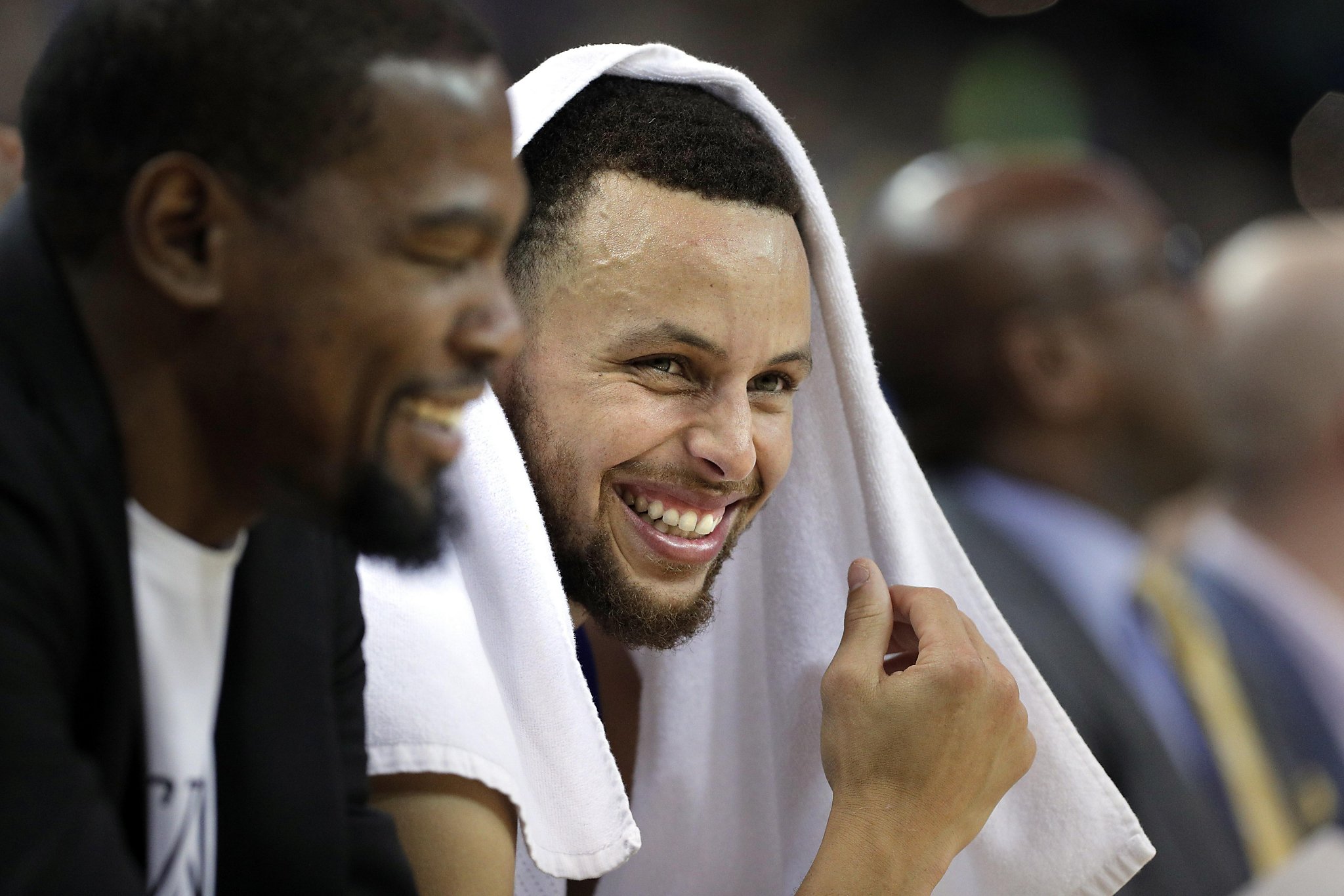 Stephen Curry surprises Navy veteran in new home