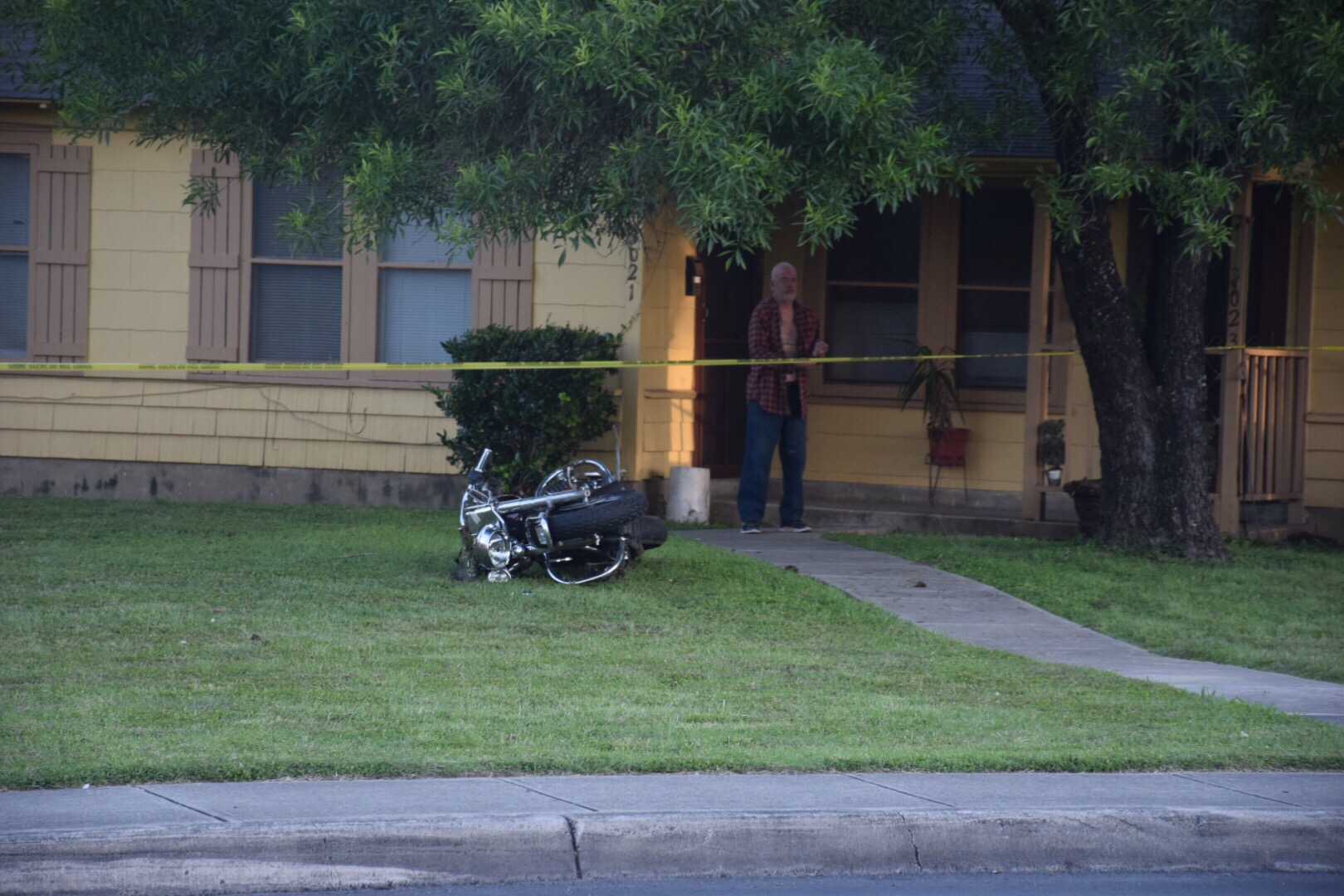 Motorcyclist Dies After Hitting Tree On South Side Police Say