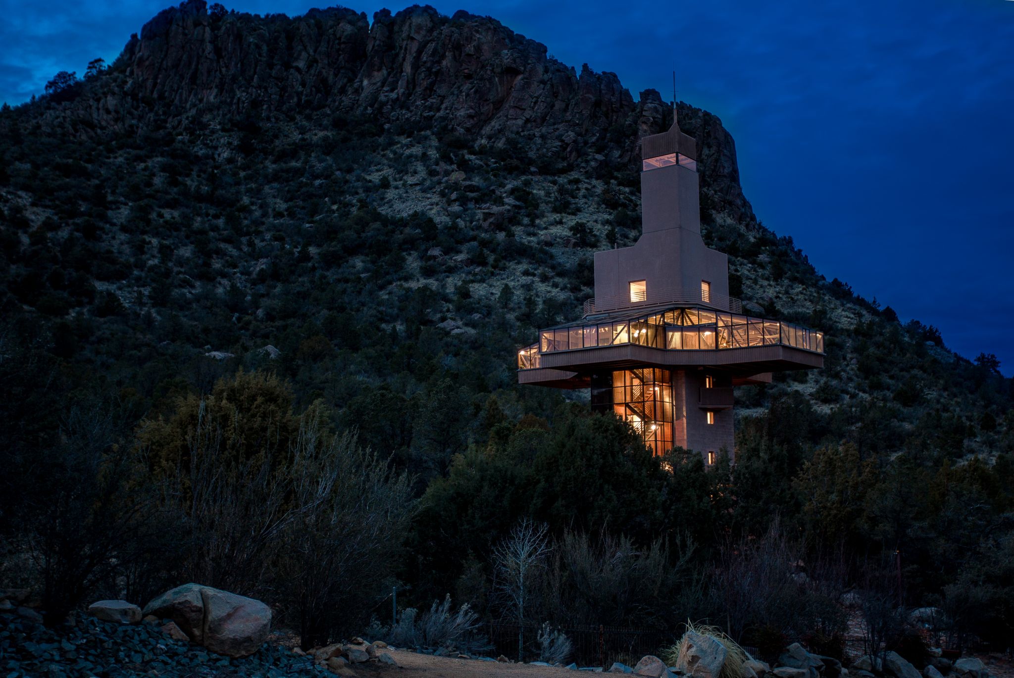 AZ: Falcon Crest, the world's tallest single-family home