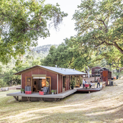 Get inspired by an eco-friendly prefab ranch house
