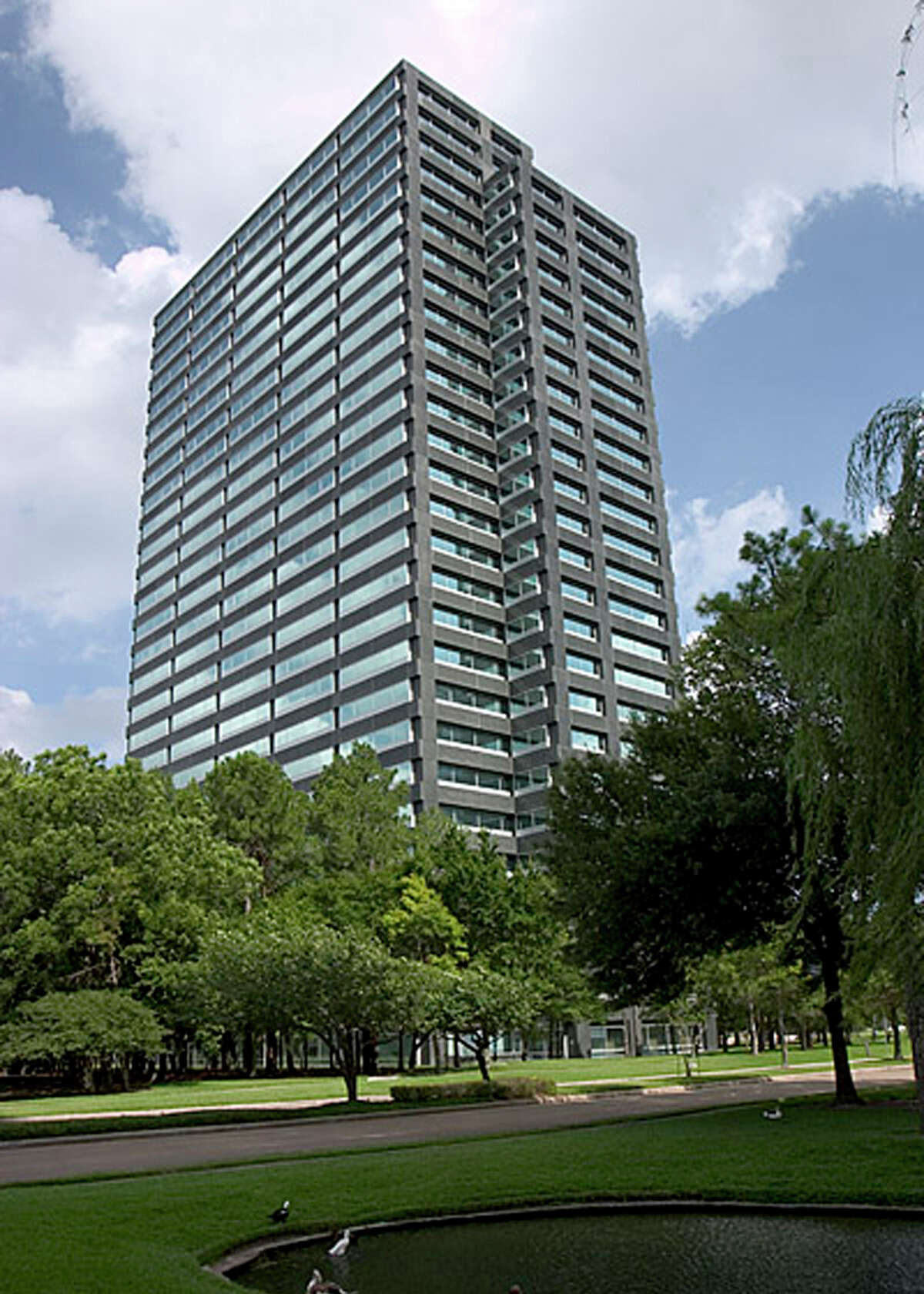 BP sells Energy Corridor building, but employees are staying put