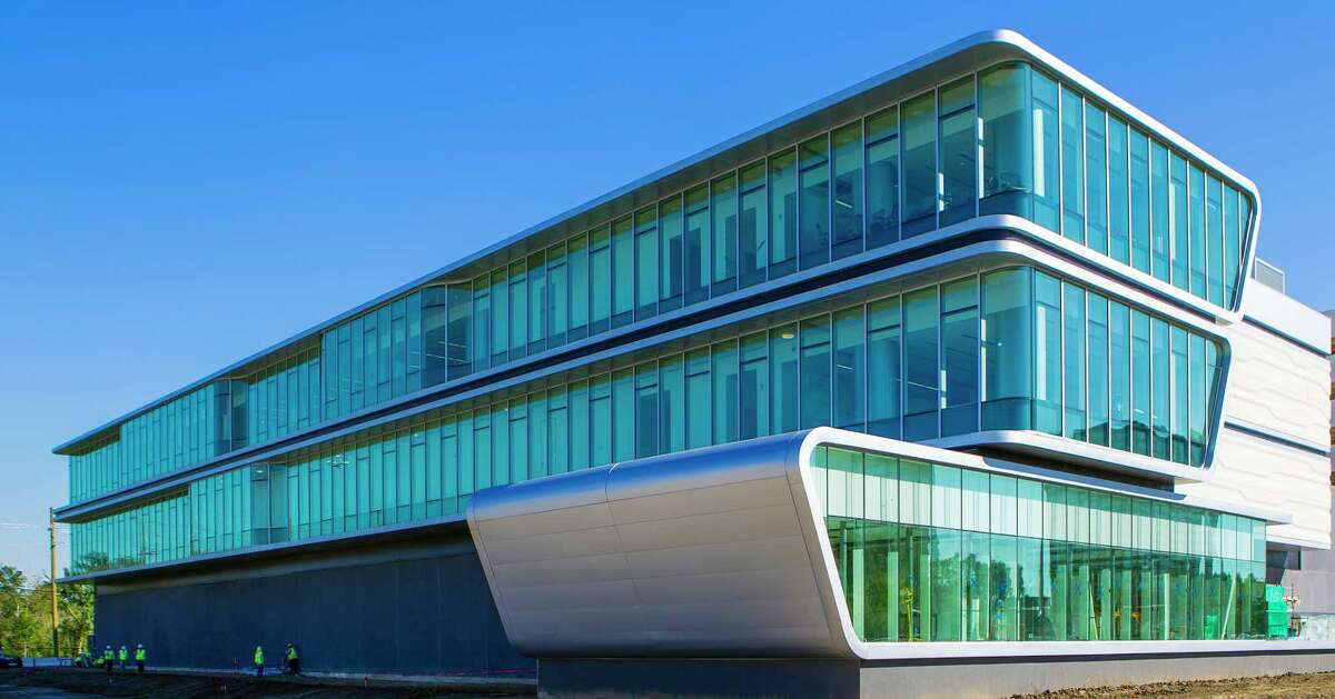 BP sells Energy Corridor building, but employees are staying put