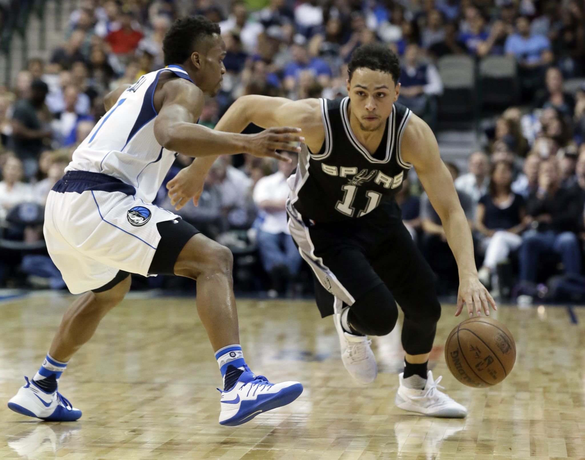 Forbes busts out as Spurs’ skeleton crew tops Dallas