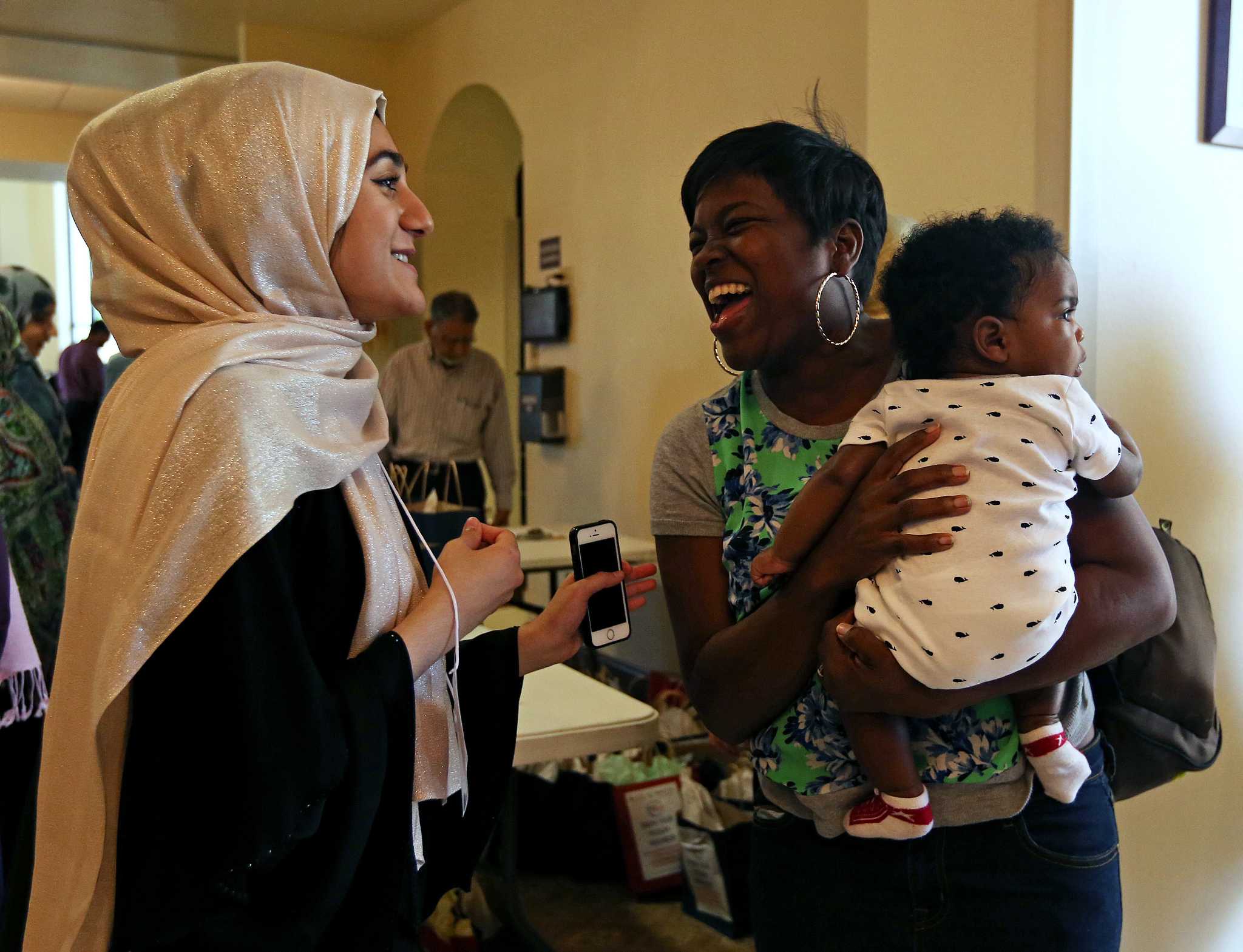 Katy mosque welcomes neighbors of all faiths