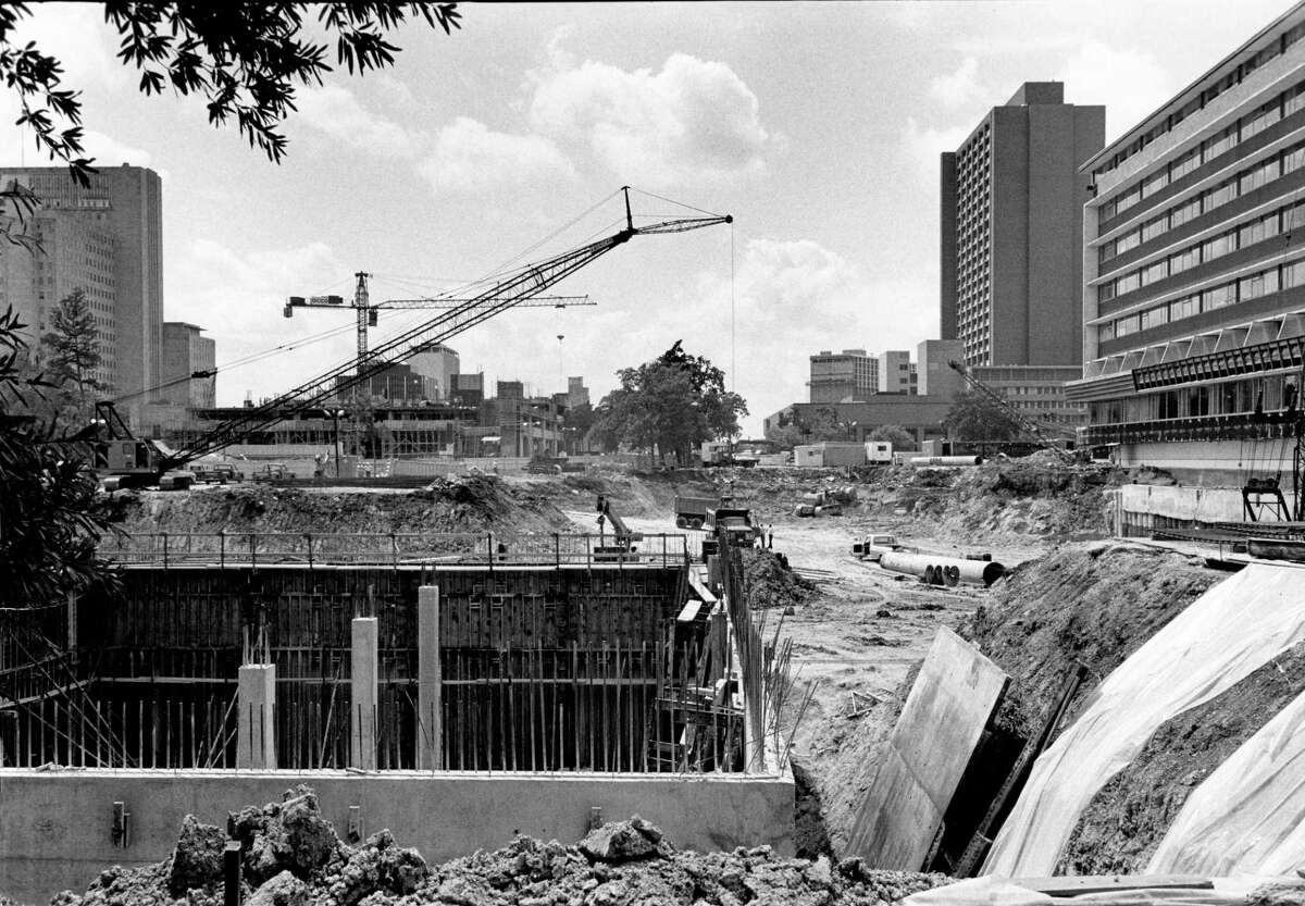 Big snow, big hair, and big dreams: See what Houston looked like in 1973