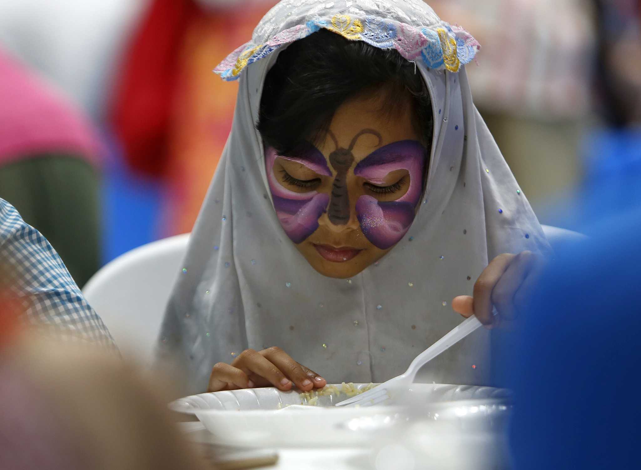 Katy mosque welcomes neighbors of all faiths