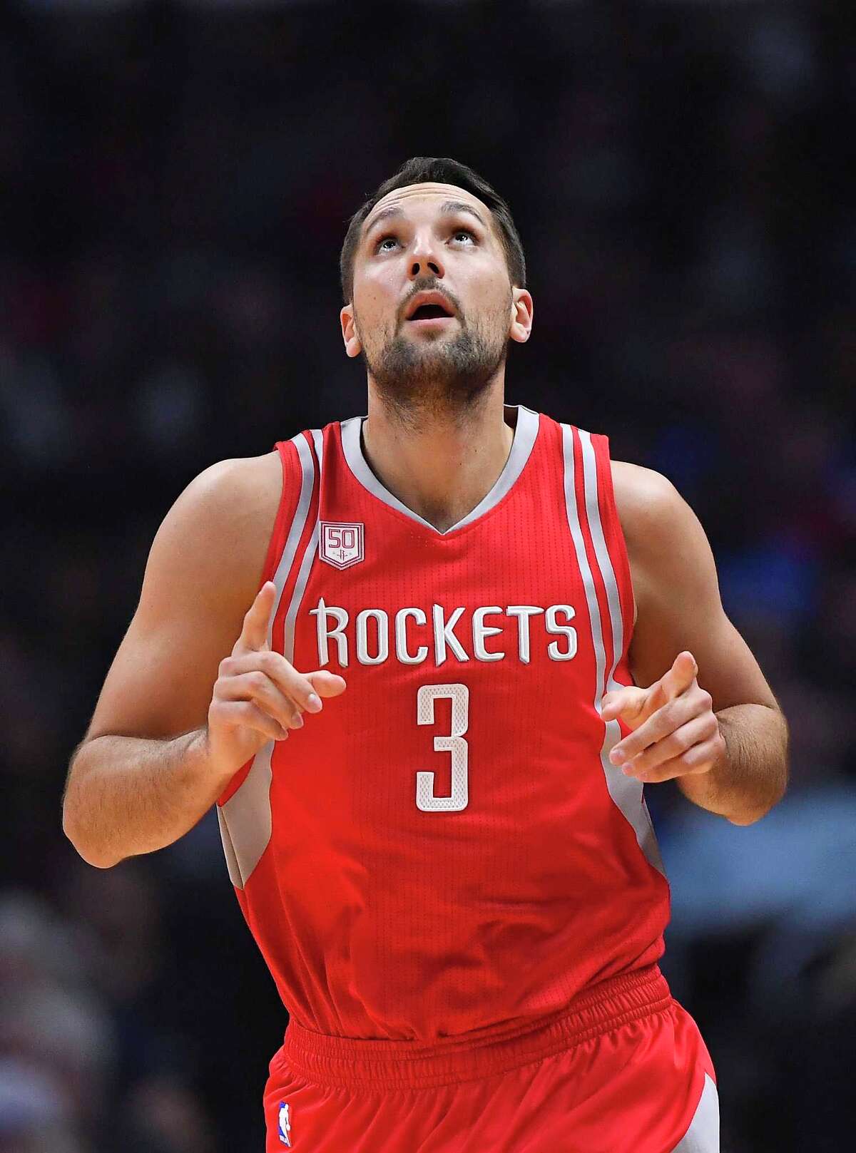 Disinterested Rockets trounced by Clippers