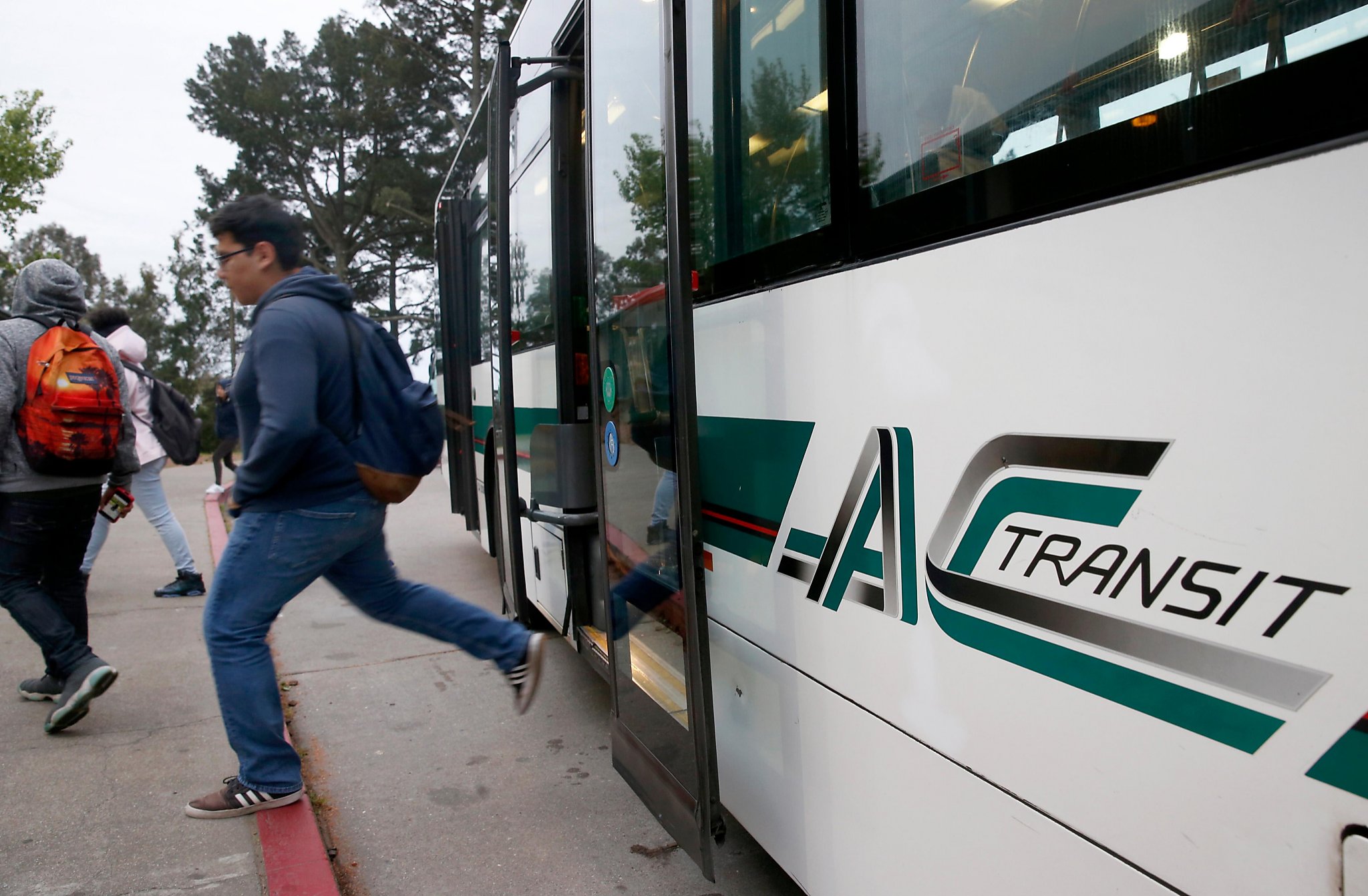 AC Transit buses keep running to Oakland hills schools — for now