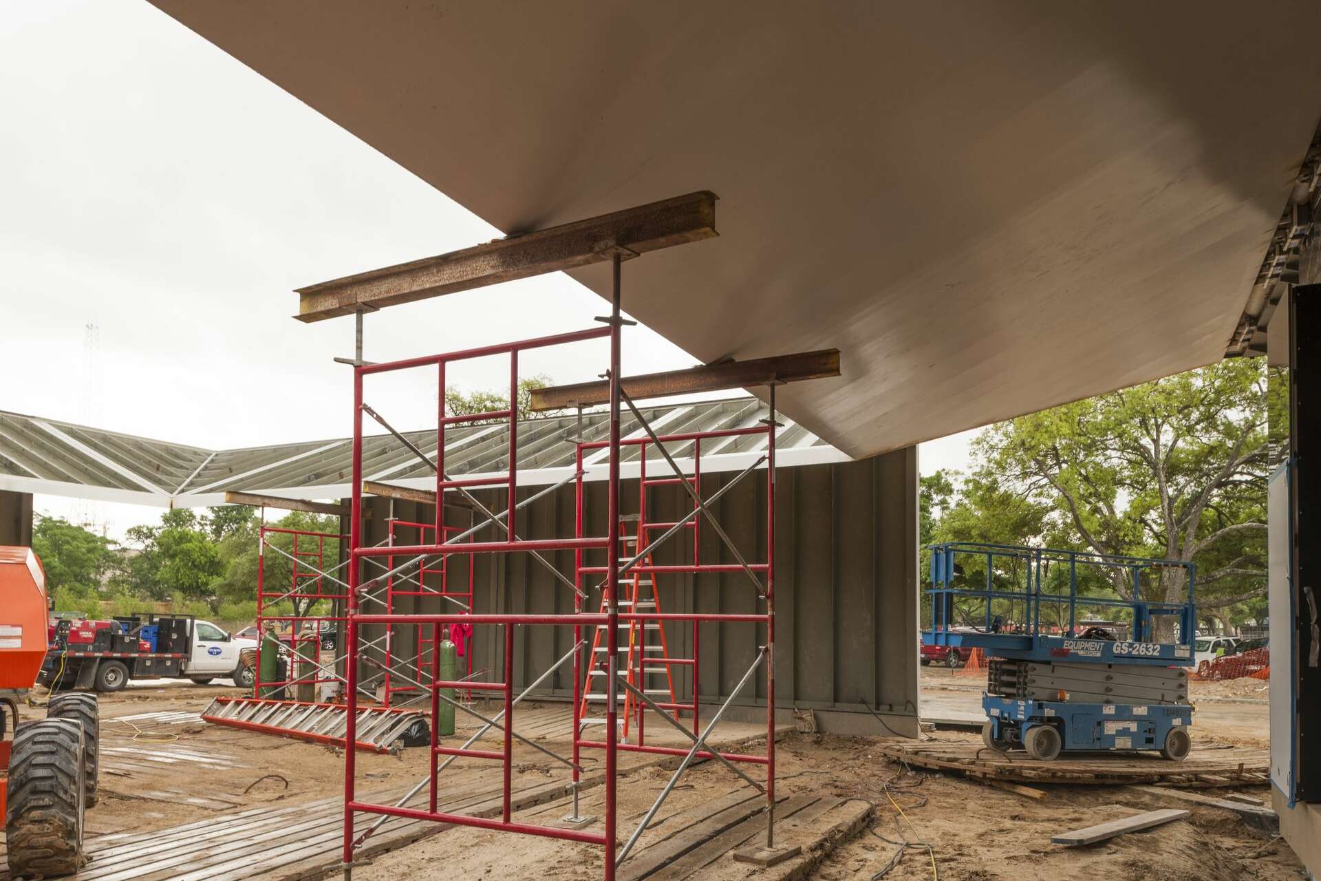 At the Menil's new building, steel plates 60 feet long and a half inch wide