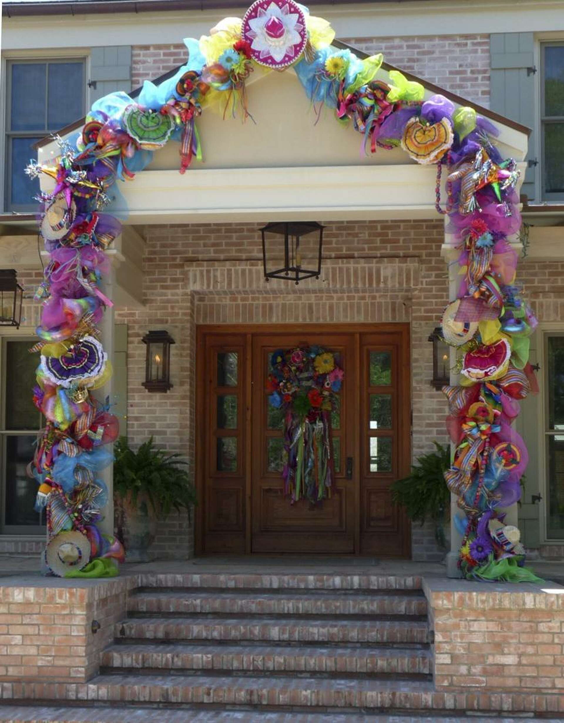 How Fiesta’s elite decorate their own homes for Fiesta