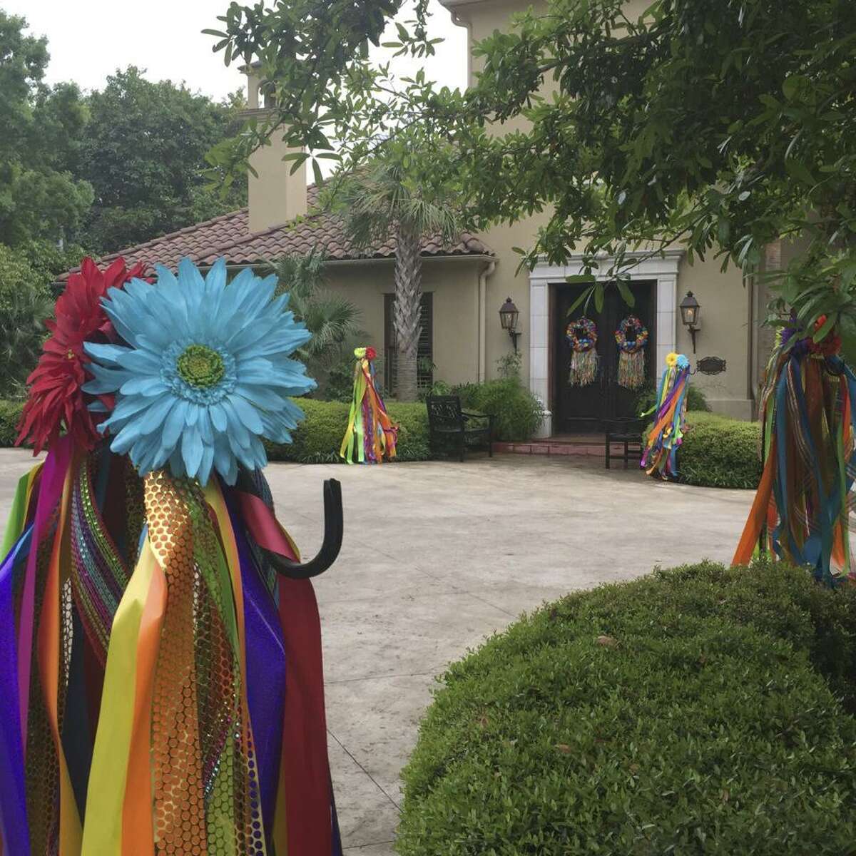 How Fiesta’s elite decorate their own homes for Fiesta