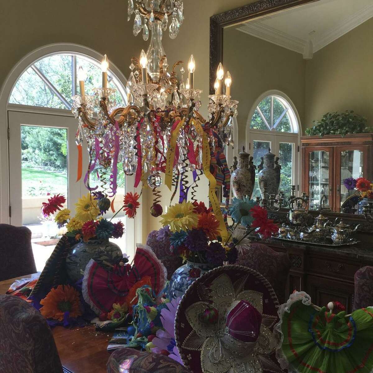 How Fiesta’s elite decorate their own homes for Fiesta
