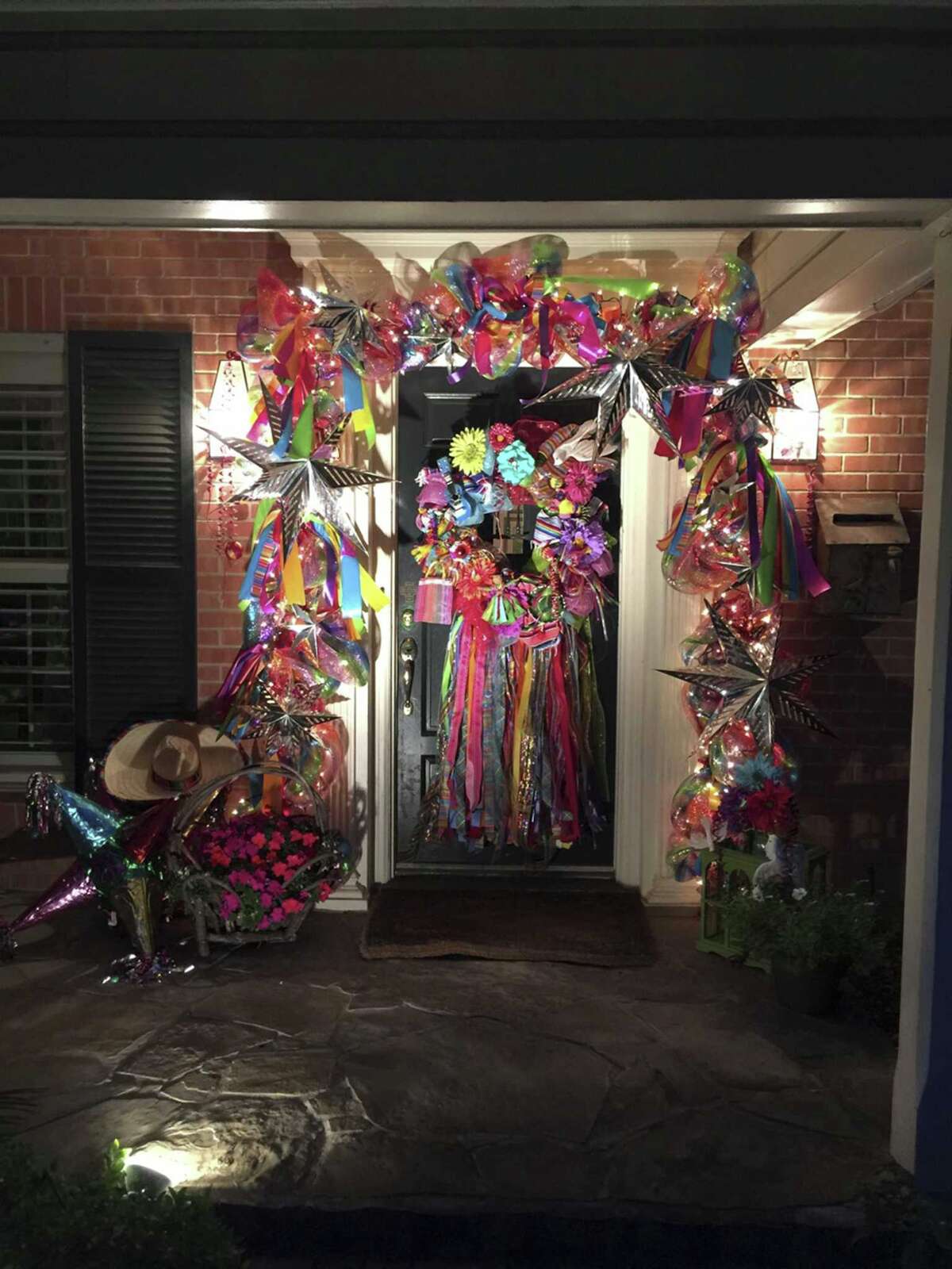 How Fiesta’s elite decorate their own homes for Fiesta
