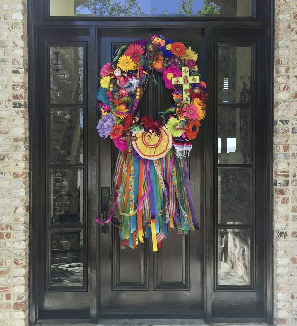 How Fiesta’s elite decorate their own homes for Fiesta