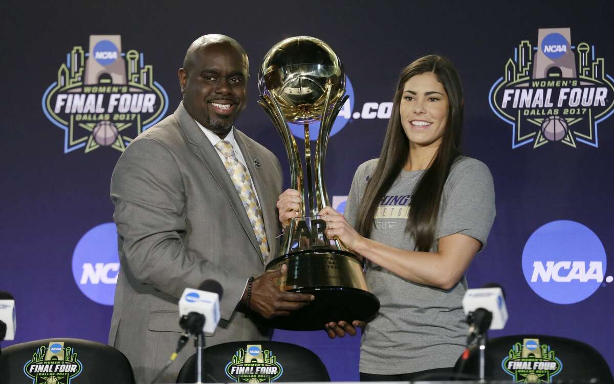 Kelsey Plum goes No. 1 in WNBA draft