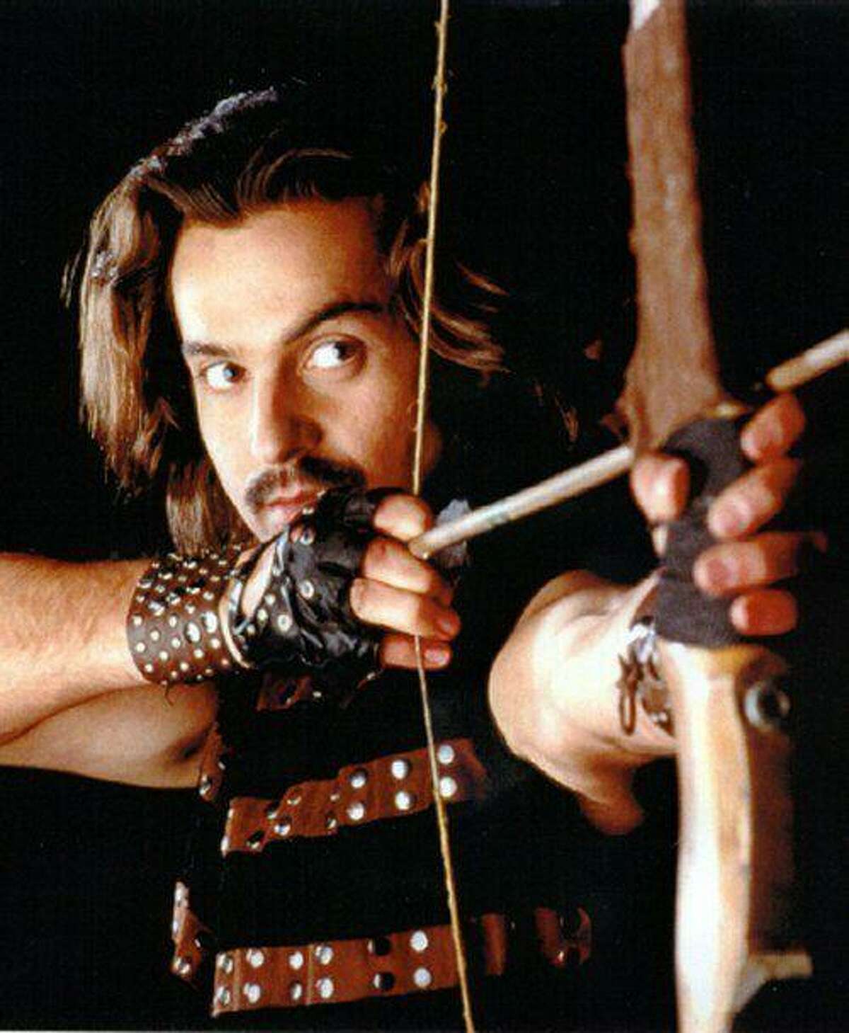 Former ‘90210,’ ‘Robin Hood’ actor sues after bar assault