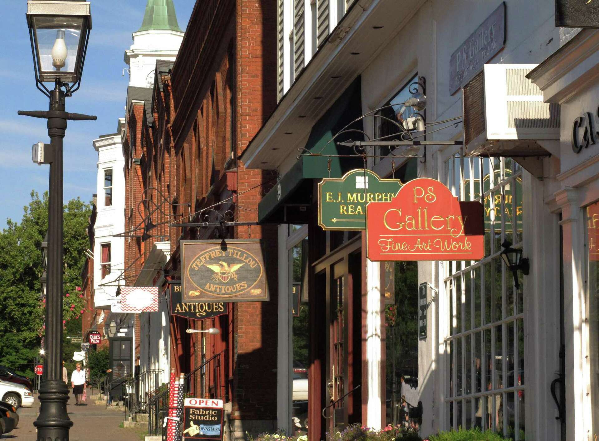 Litchfield County struggles with population decline