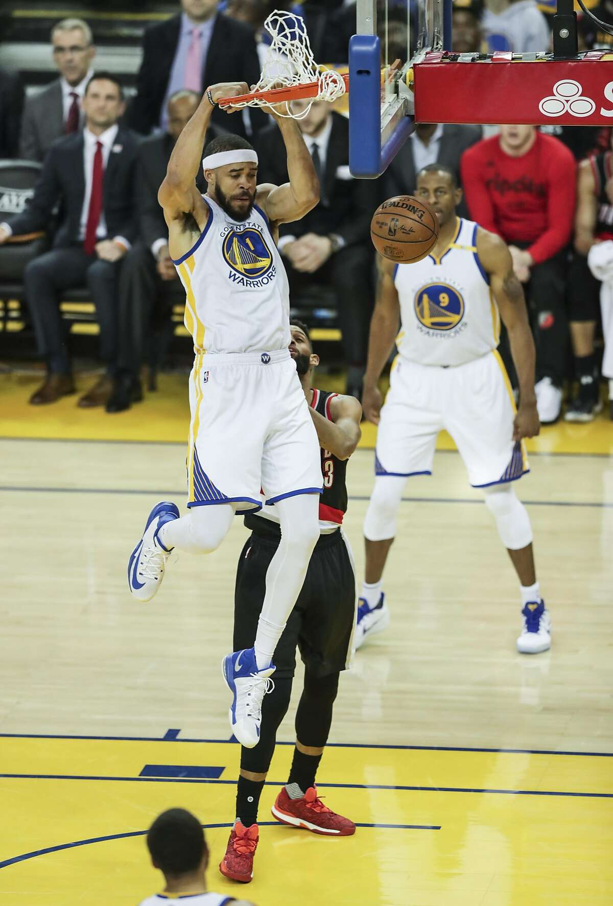 JaVale McGee makes playoff impact for Warriors