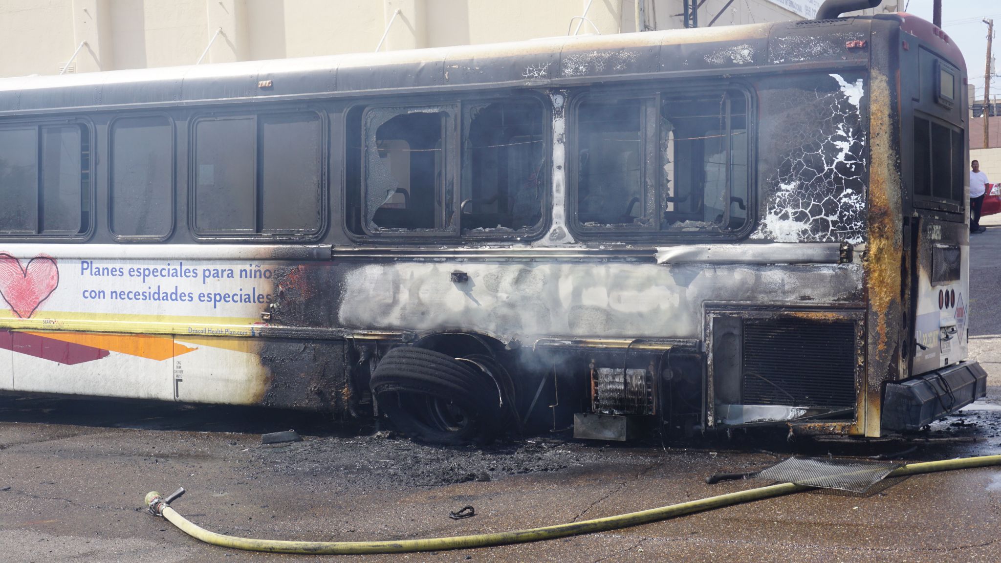 El Metro bus catches fire downtown