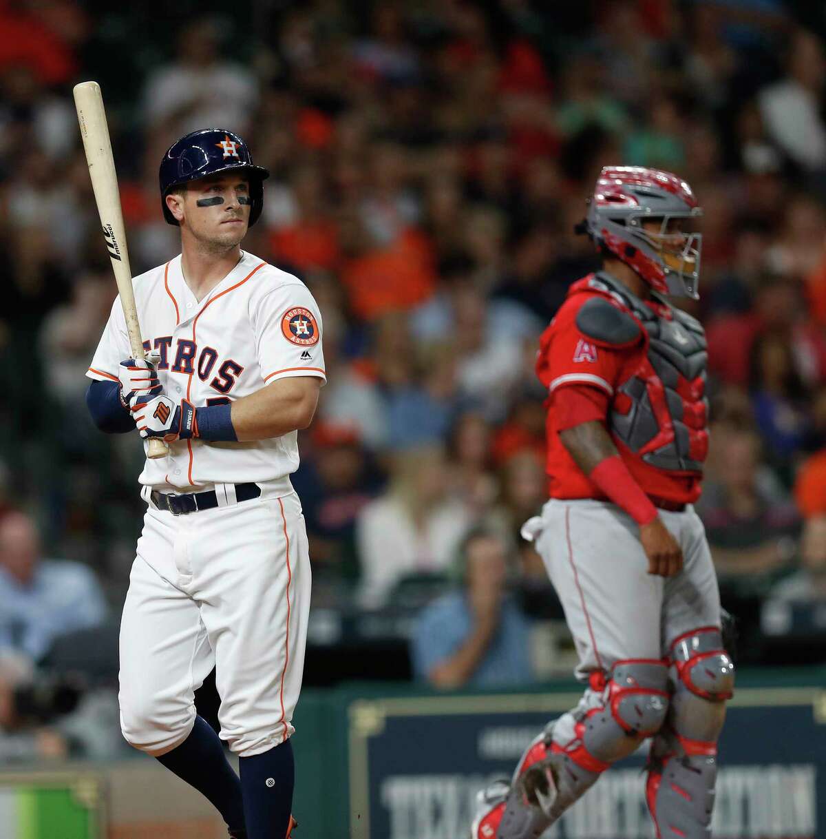 Astros' Alex Bregman showing consistency in 10-game hit streak