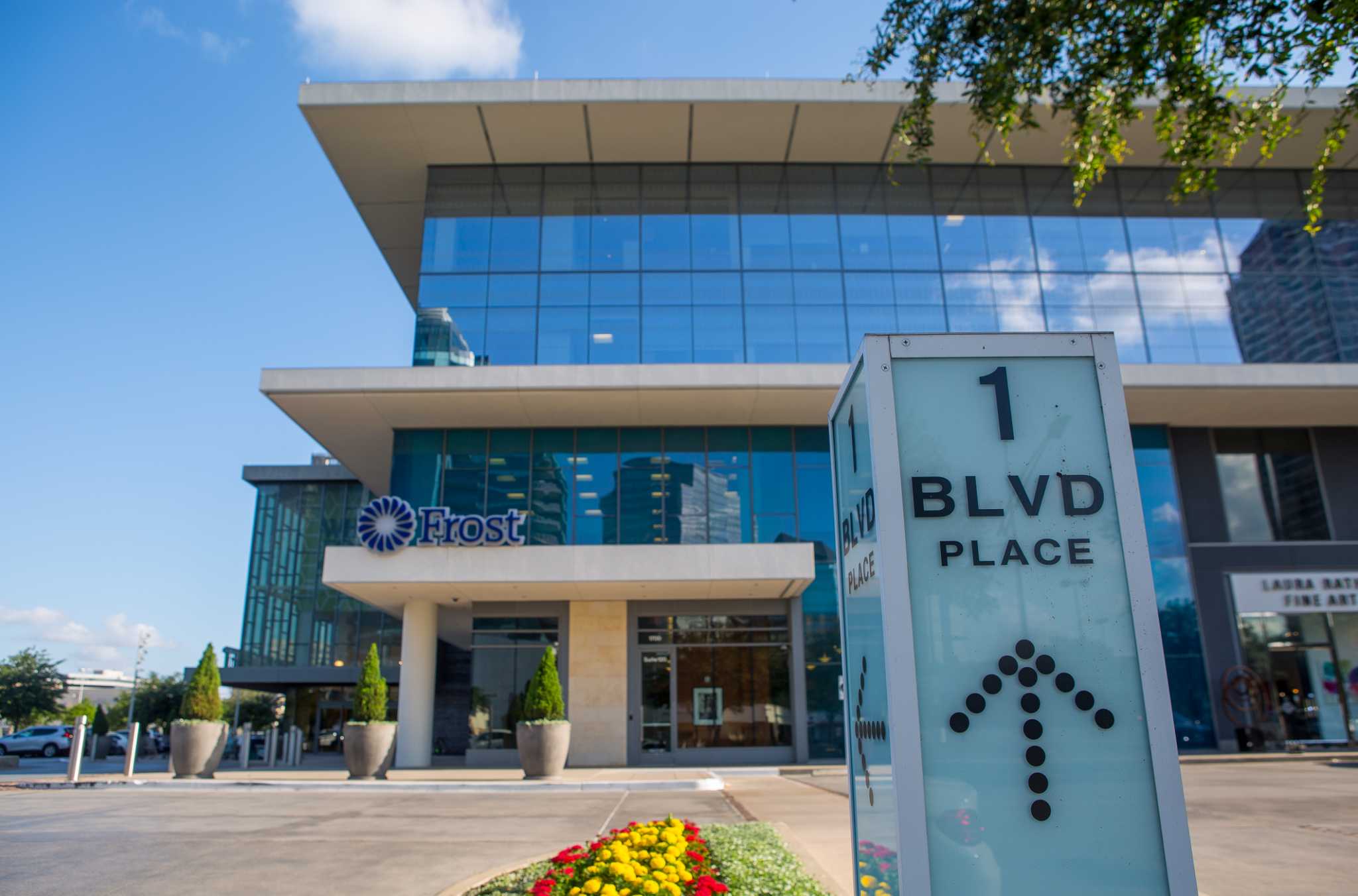 Whitestone REIT to buy Uptown's BLVD Place