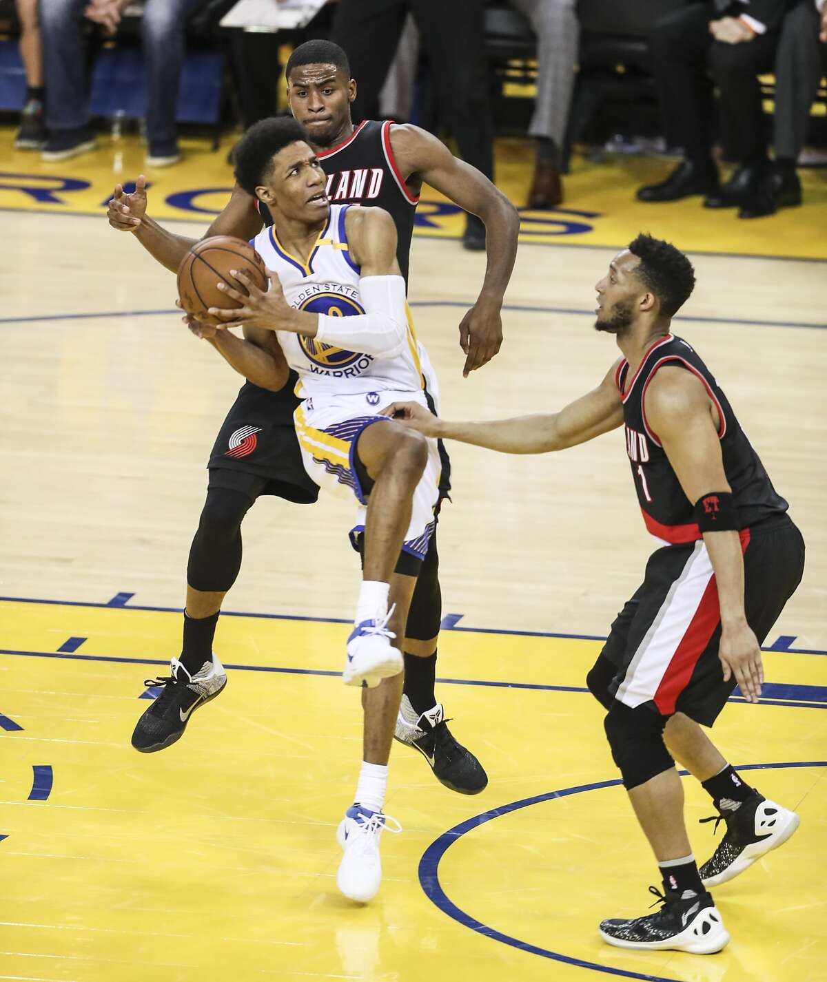 Warriors’ Patrick McCaw shows aggressiveness in fill-in start