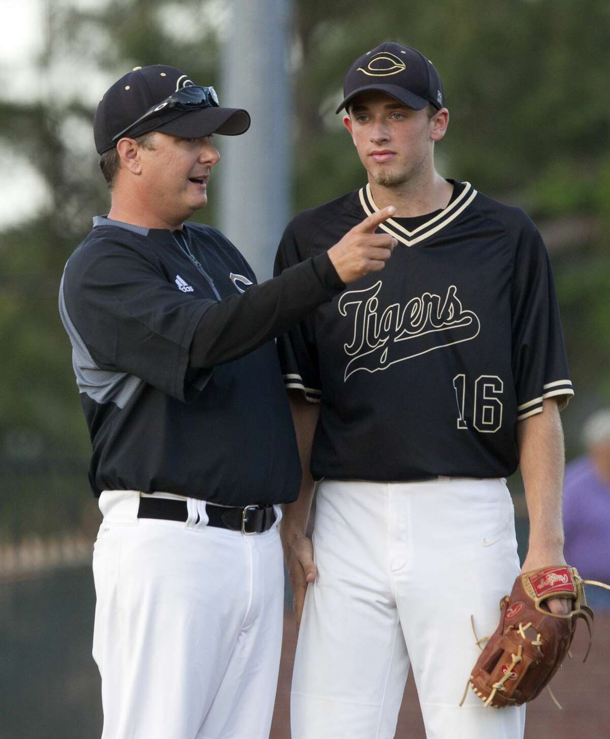 BASEBALL: Conroe tops Montgomery for crucial victory