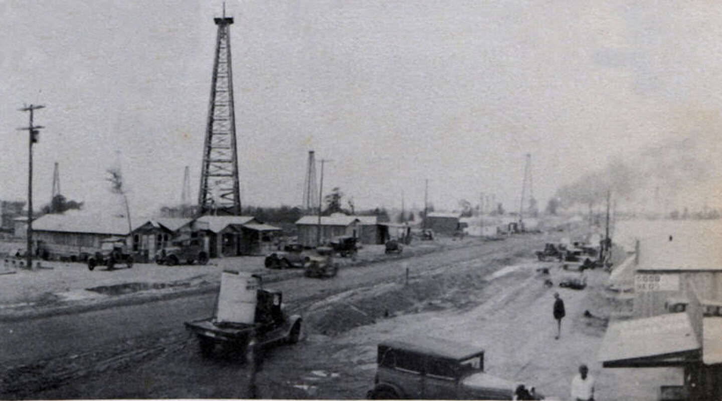 A photographic history of Baytown, from its oil boom to the early '90s