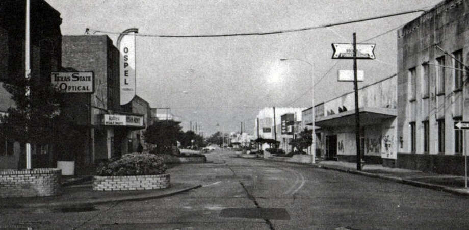 A photographic history of Baytown, from its oil boom to the early '90s ...
