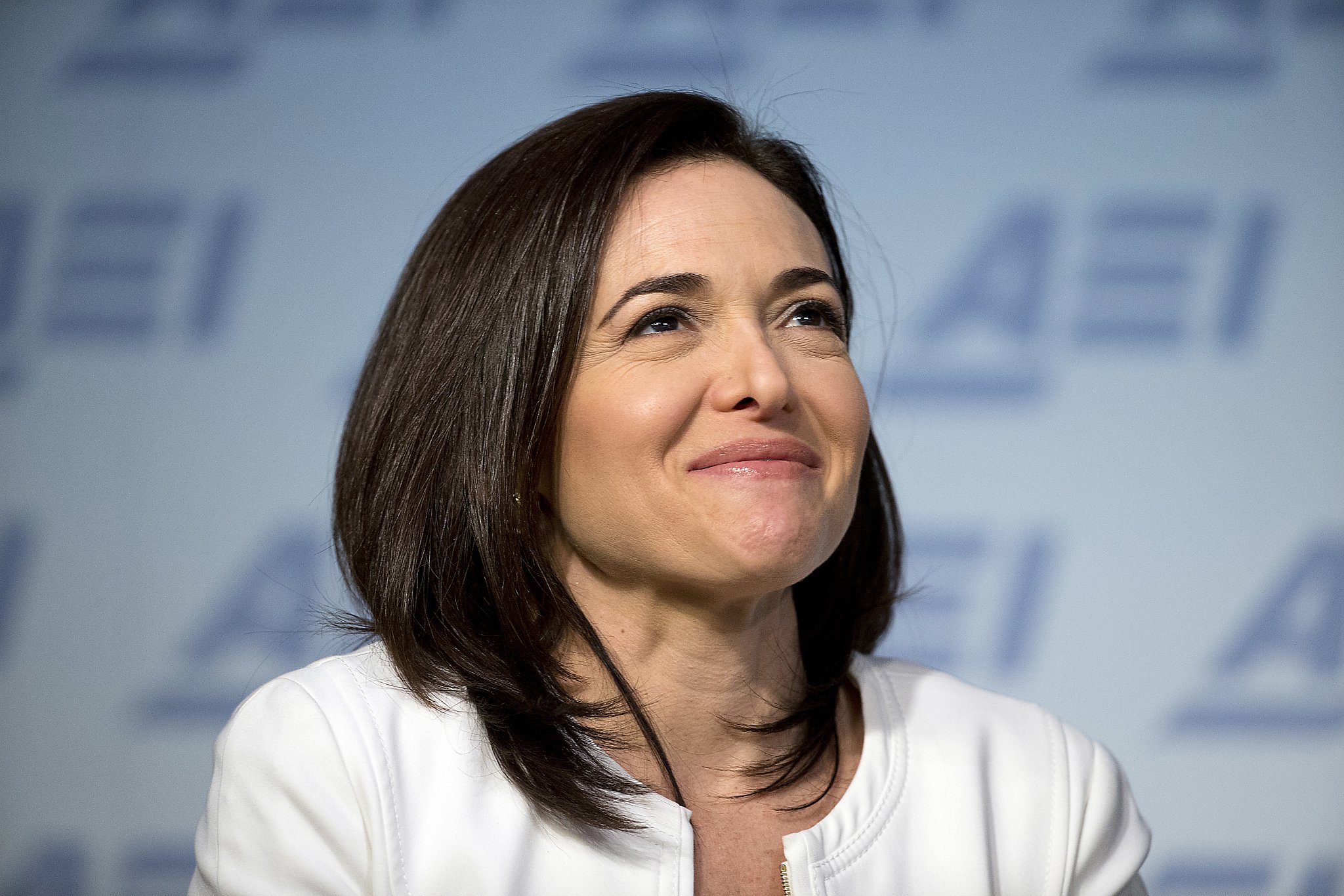 Facebook's Sandberg discusses life after husband's sudden death