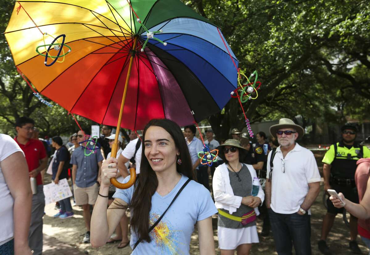 Thousands of pro-science Houstonians march in downtown