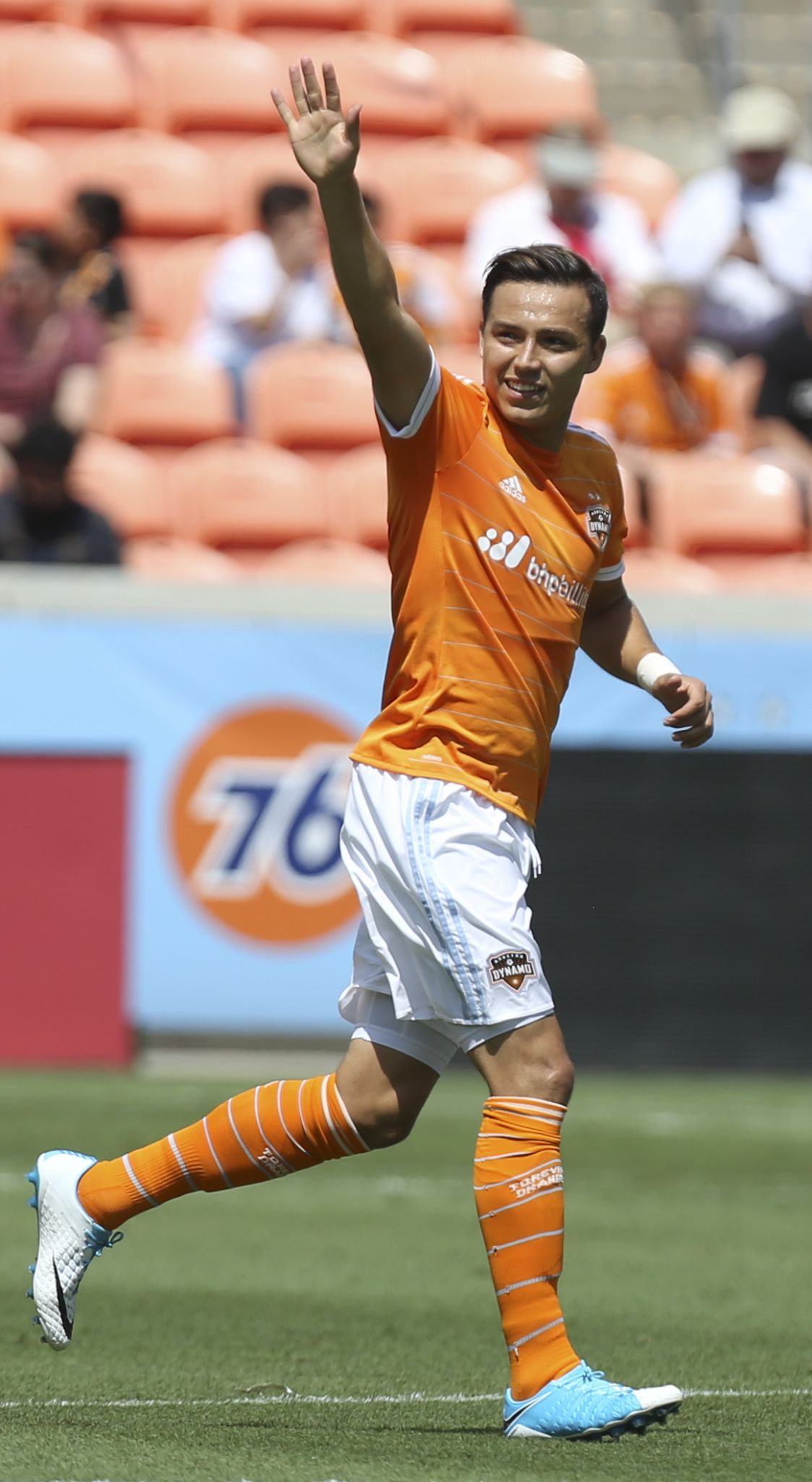 Dynamo's Erick Torres feels no pressure as league's top scorer