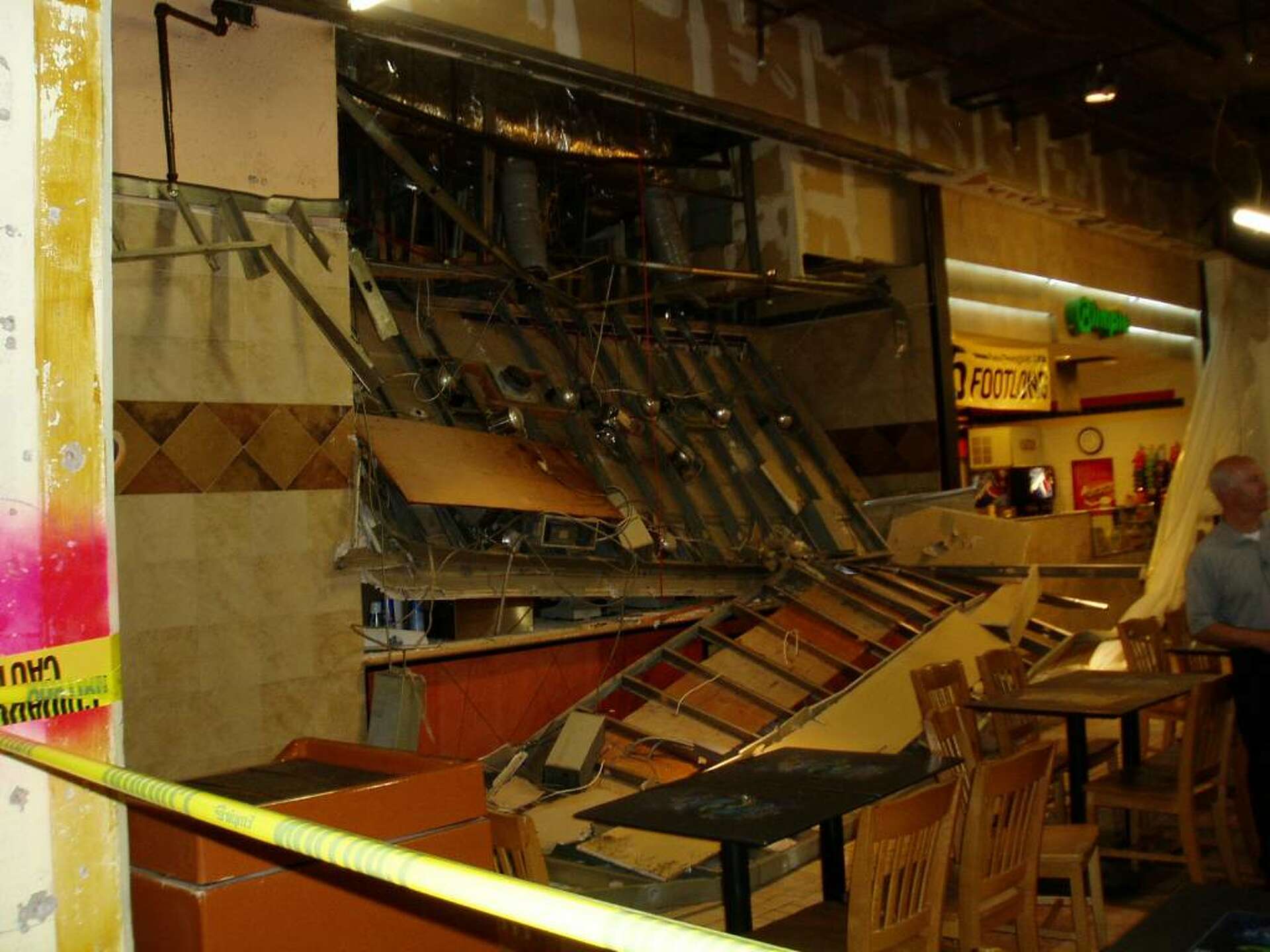 Ceiling tiles tumble at Taco Bell in Trumbull