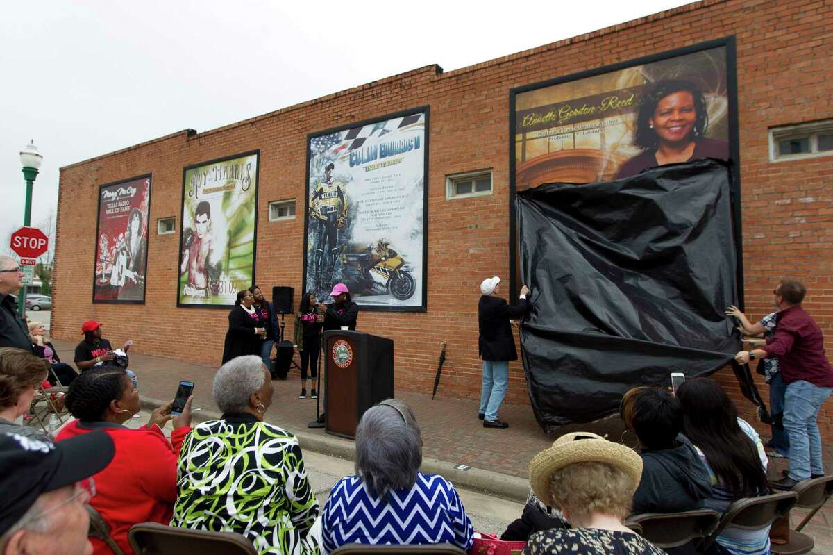 Conroe mural honors Pulitzer prize winning American Historian Annette ...