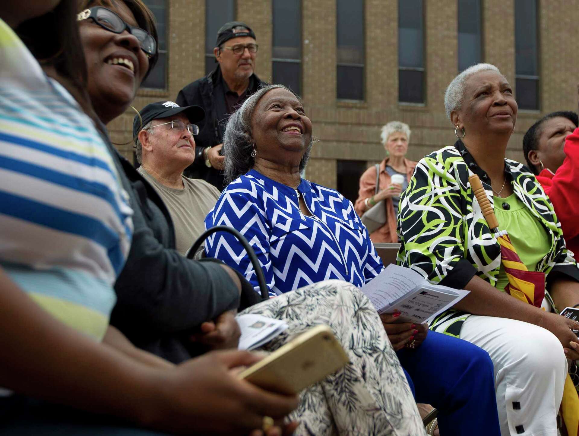 Conroe mural honors Pulitzer prize winning American Historian Annette ...